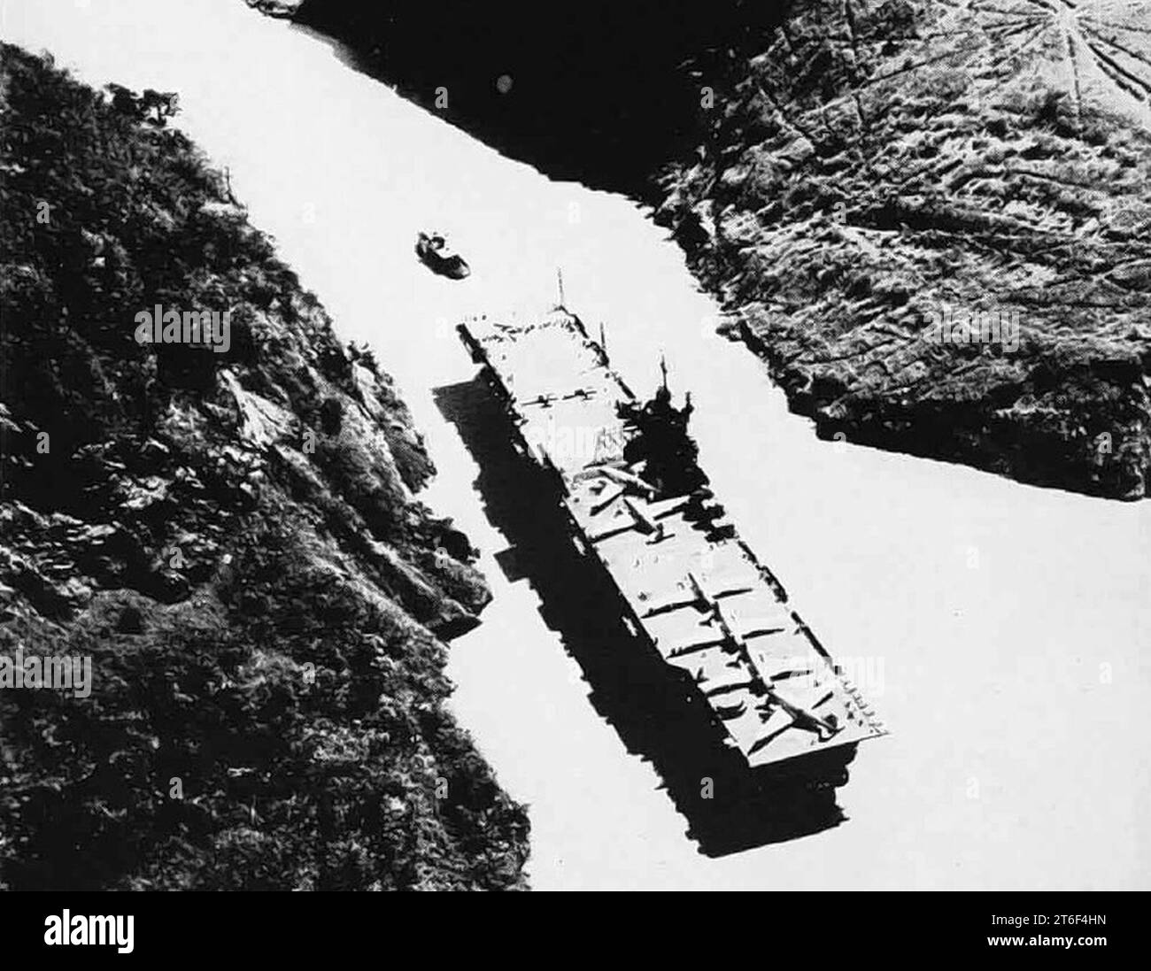 USS Philippine Sea CV-47 Panama Canal NAN12-48 Stock Photo - Alamy
