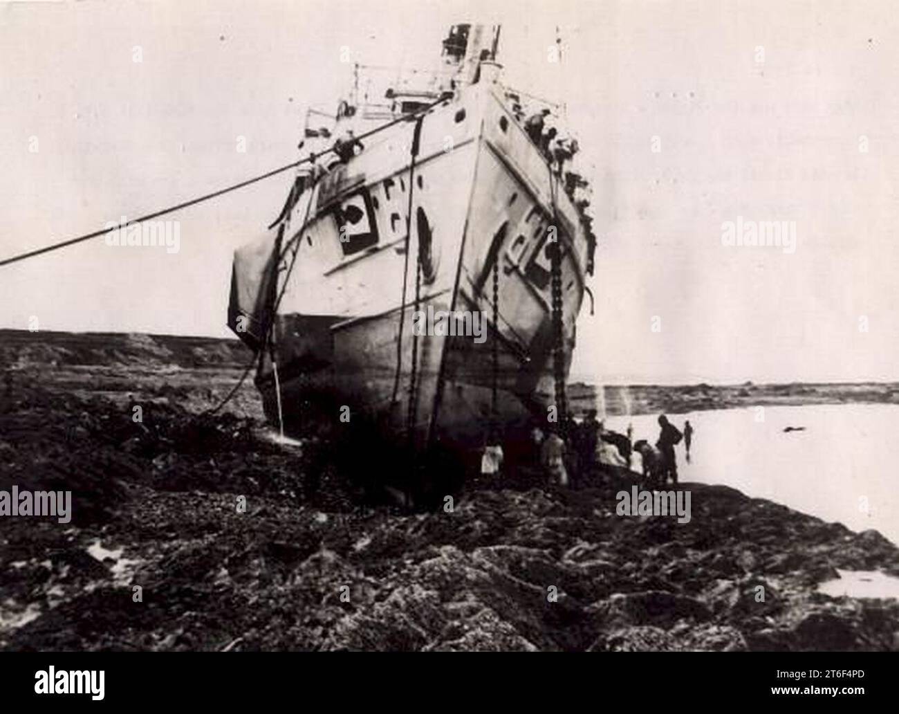 USS Pigeon (ASR-6) aground at Tsingtao in September 1939 Stock Photo ...