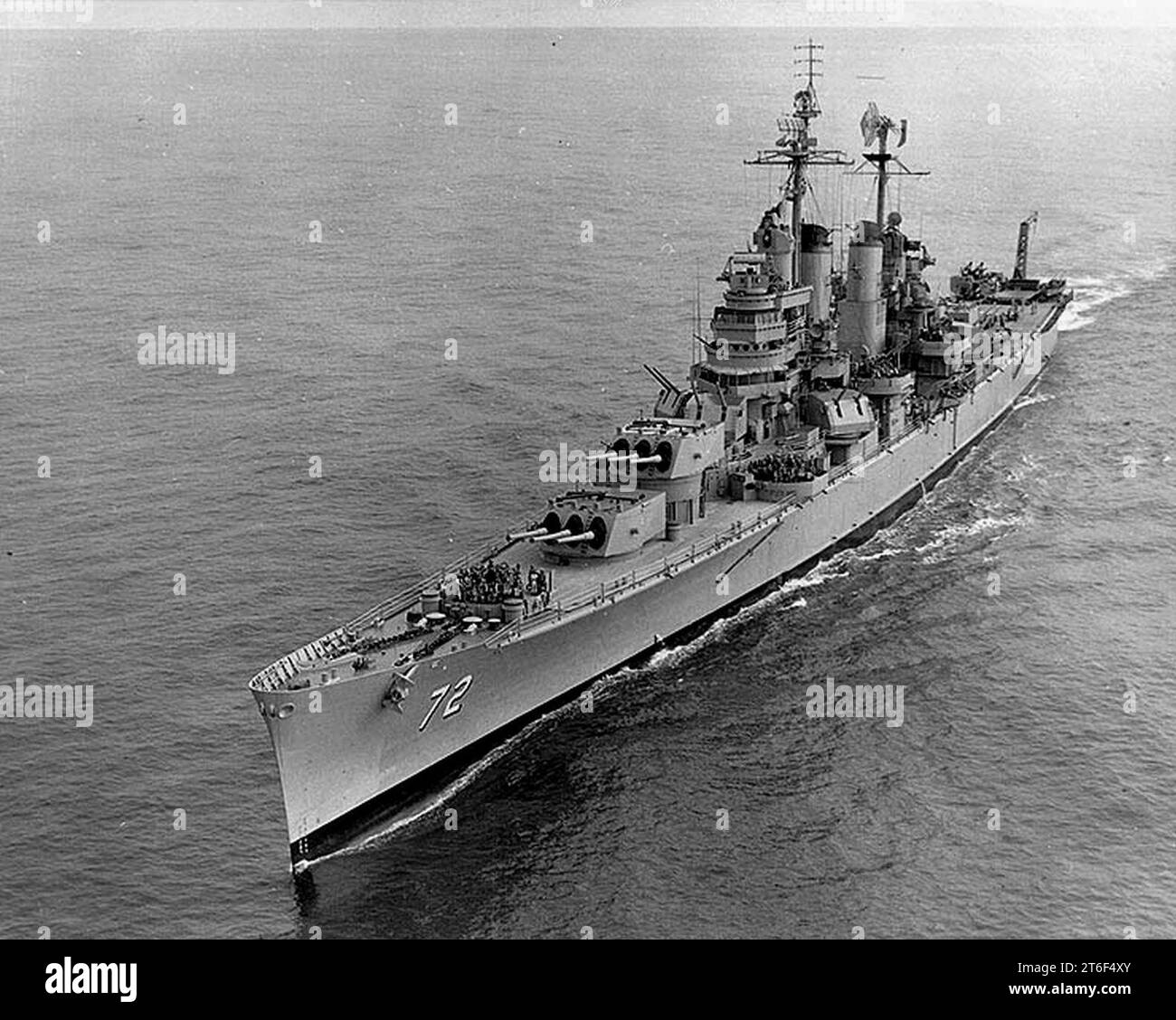 USS Pittsburgh (CA-72) underway on 11 October 1955 Stock Photo - Alamy