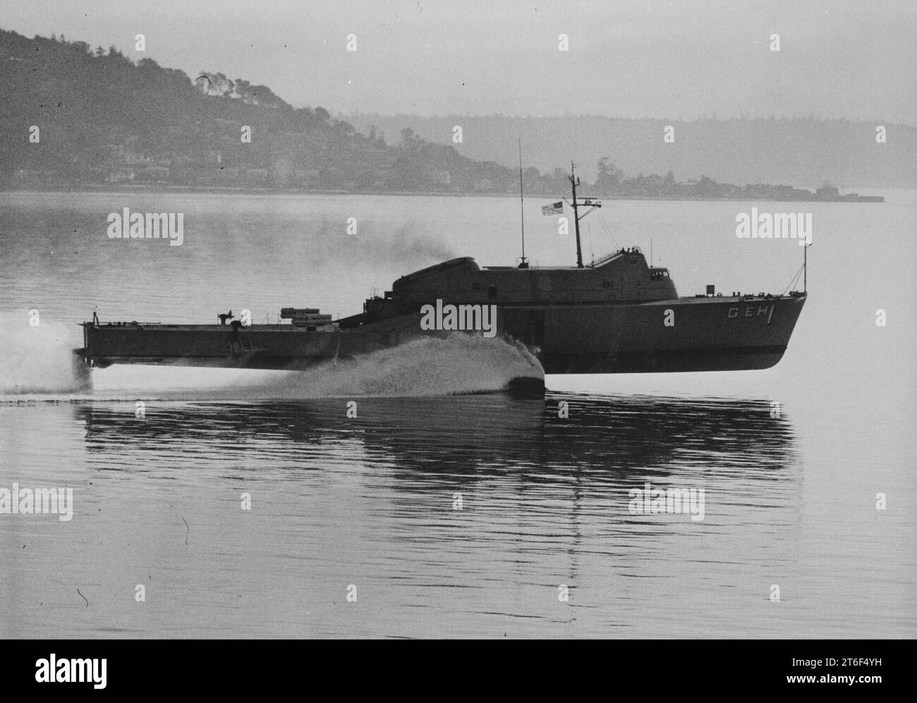 USS Plainview (AGEH-1) underway at 40 kts in 1969 Stock Photo - Alamy