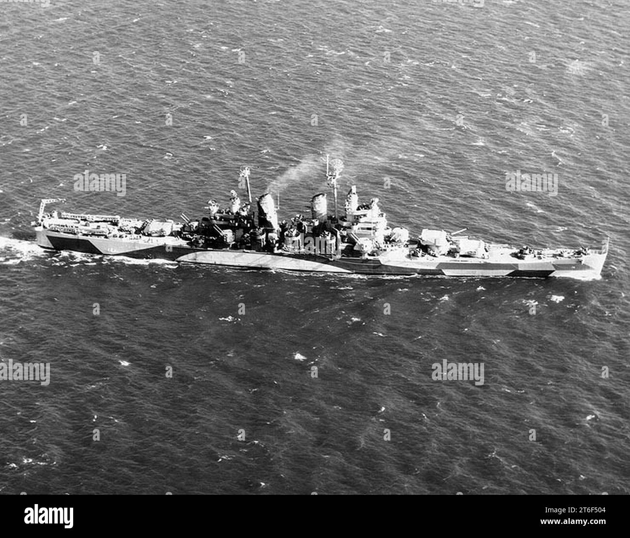 USS Pittsburgh (CA-72) underway in November 1944 (USN 1035735 Stock ...