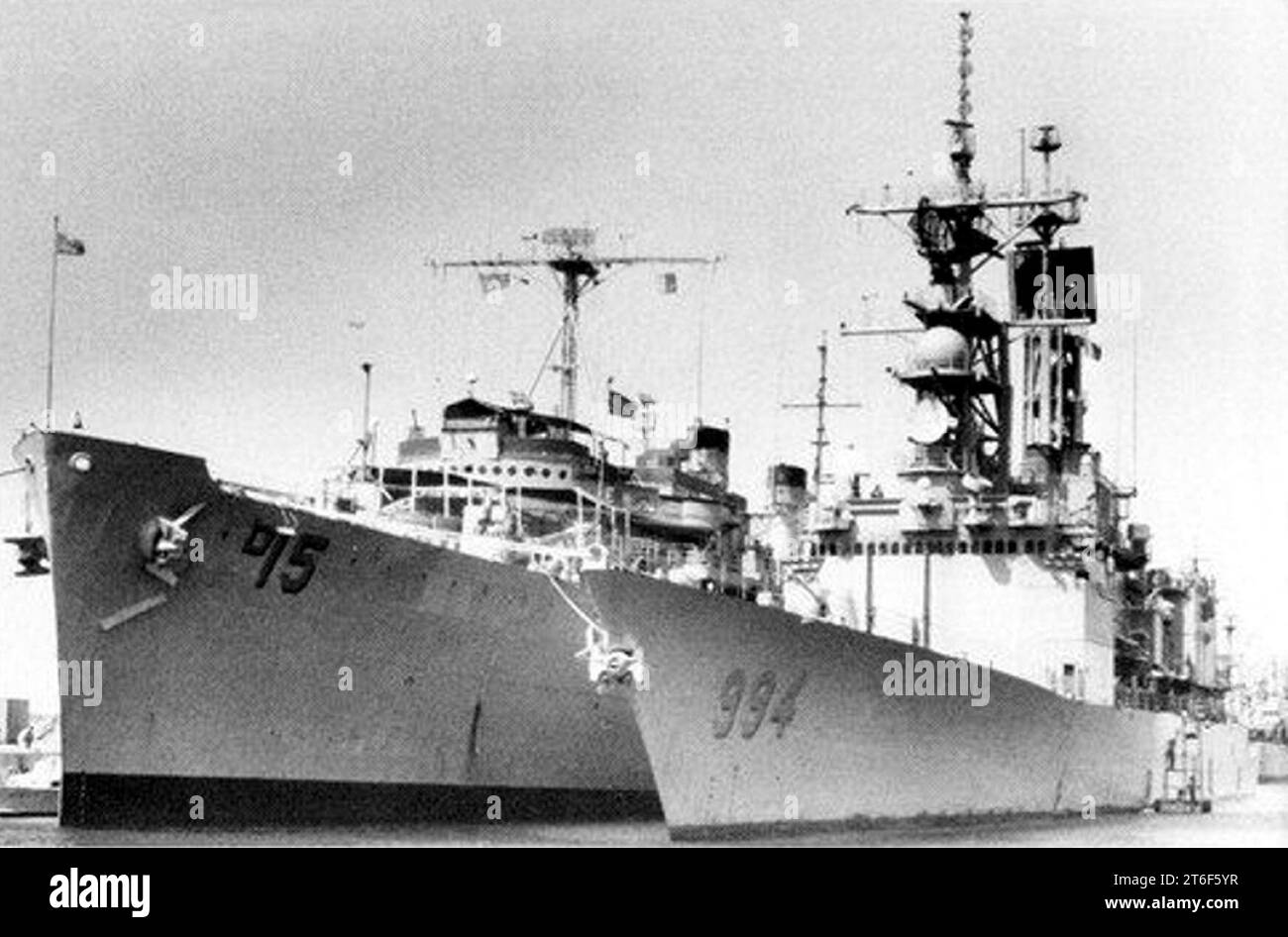 USS Prairie (AD-15) with USS Callaghan (DDG-994) in 1992 Stock Photo ...