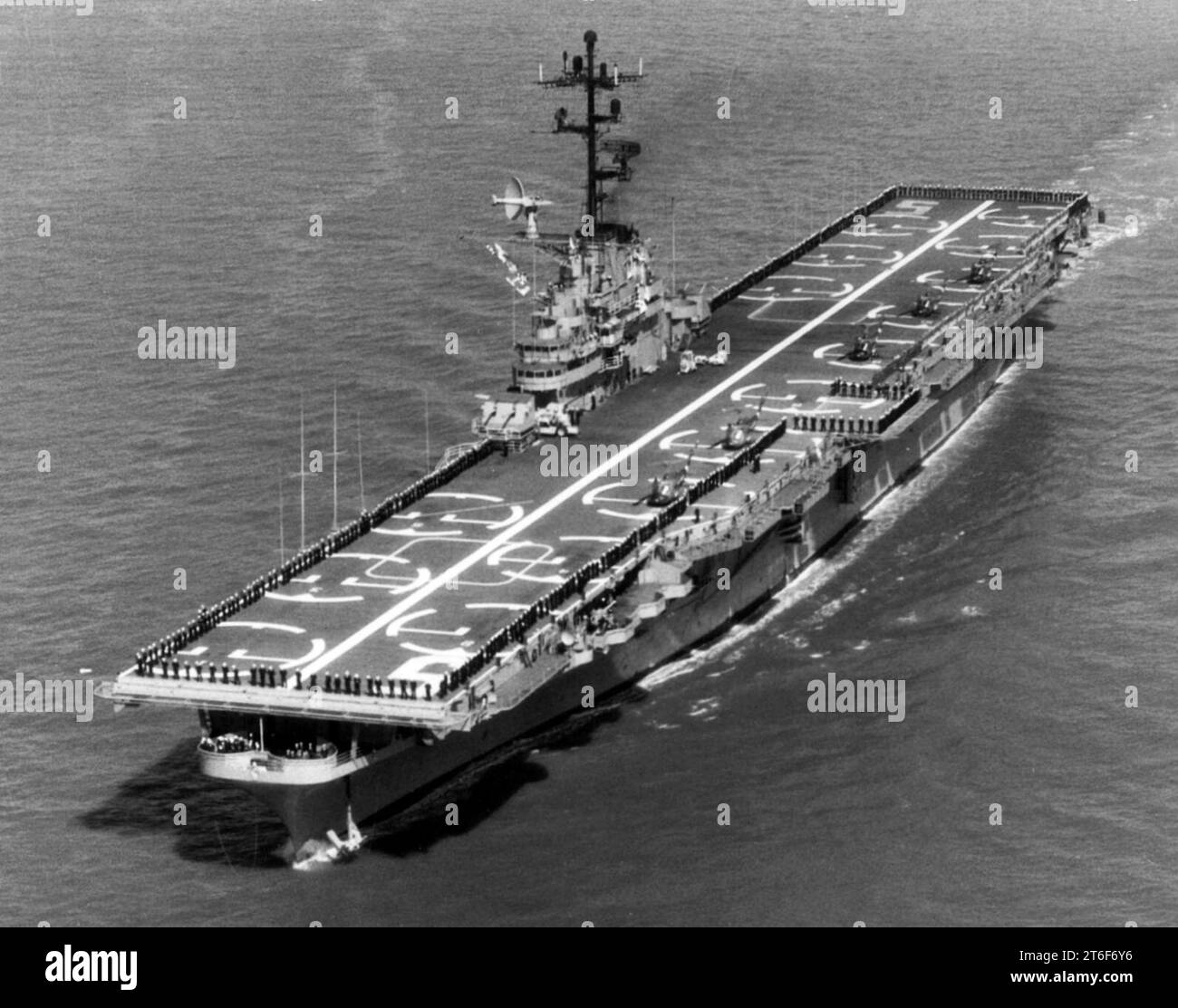 USS Princeton (LPH-5) underway at sea, circa 1965 (NNAM.1996.488.060 ...