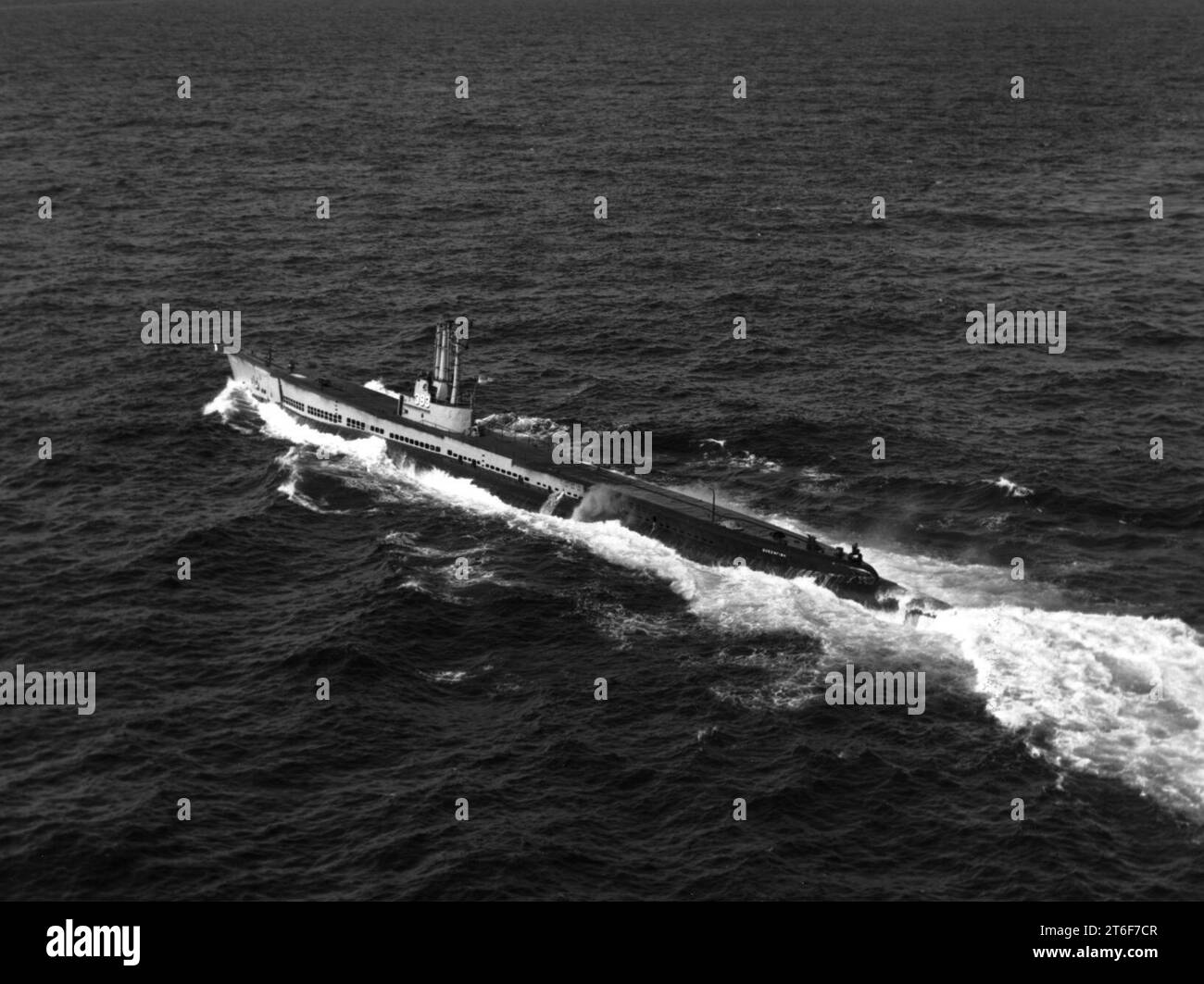 USS Queenfish (SS-393) underway, circa in the 1950s (L45-236.06.01 ...