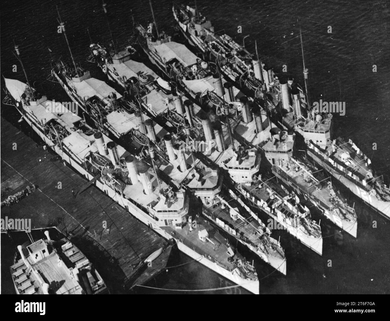USS Radford (DD-120), USS Sproston (DD-173), USS Breese (DD-122), USS ...