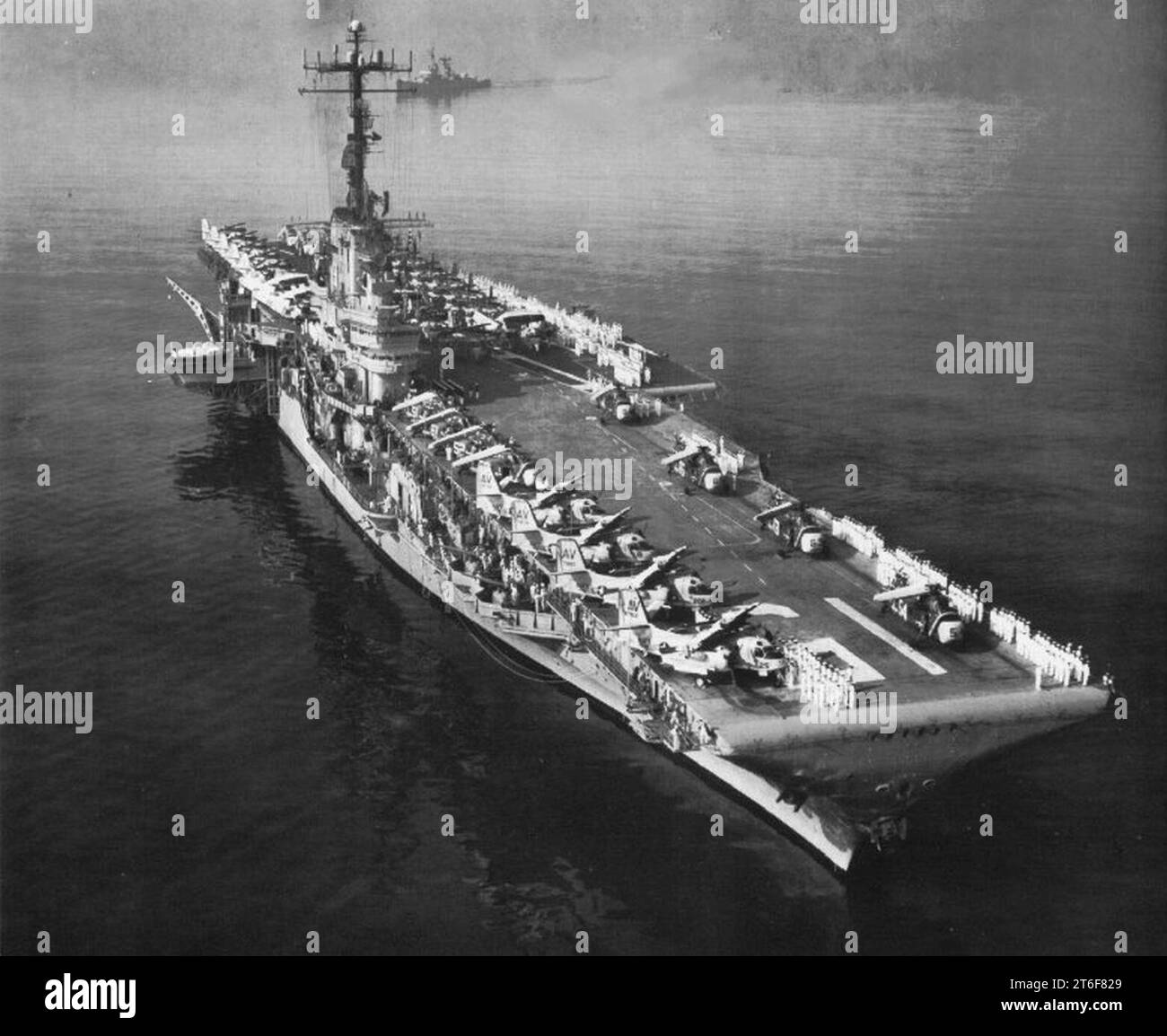 USS Randolph (CVS-15) off Naples in the summer of 1962 Stock Photo - Alamy