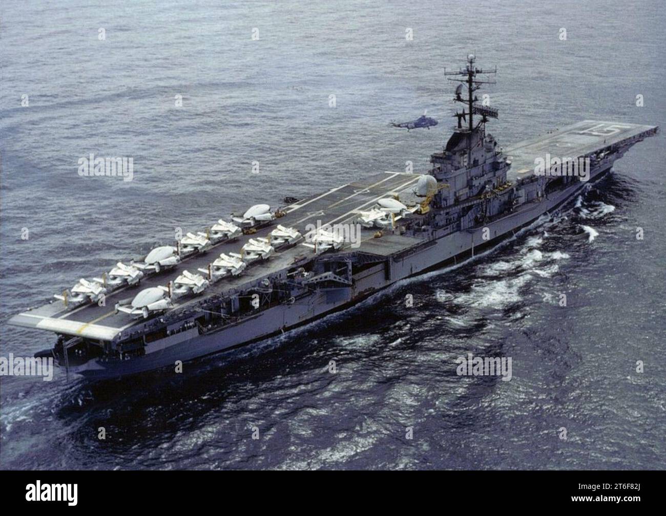 USS Randolph (CVS-15) underway 1967 Stock Photo - Alamy