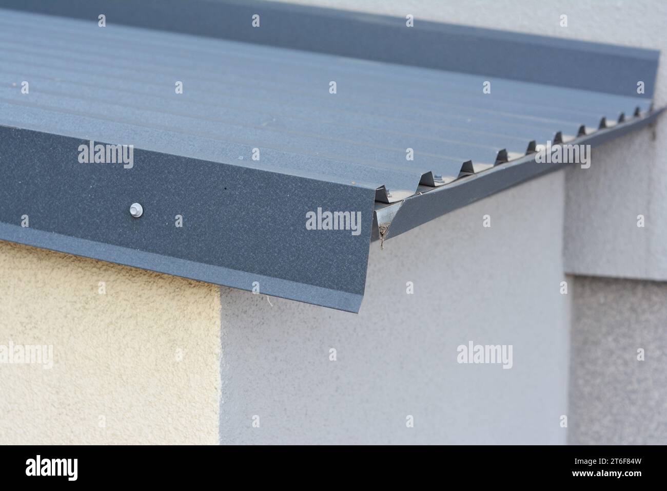 Lightweight metal roofing sheets hi-res stock photography and images ...