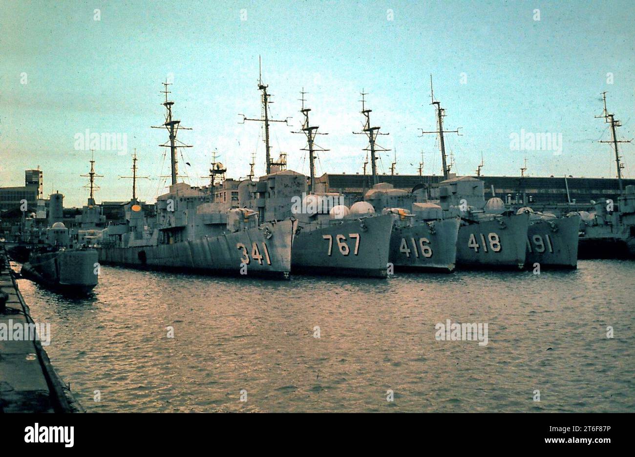 USS Raymond (DE-341), USS Oswald (DE-767), USS Melvin R. Nawman (DE-416 ...