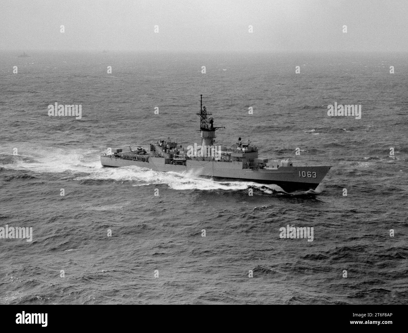 USS Reasoner (FF-1063) underway in 1982 Stock Photo - Alamy