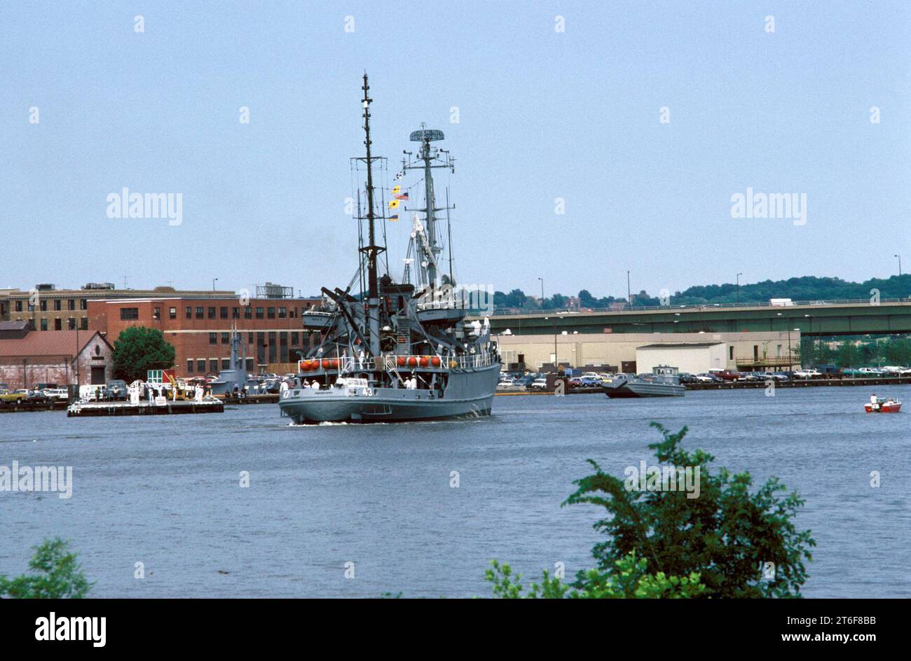 Uss recovery hi-res stock photography and images - Alamy