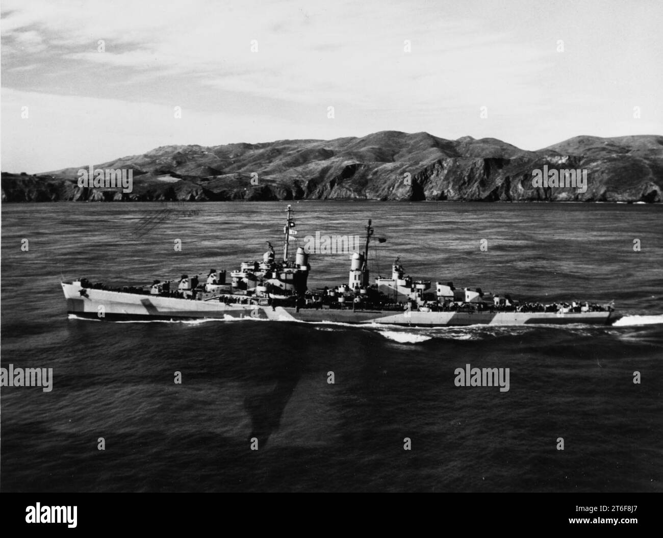 USS Reno (CL-96) underway off California on 25 January 1944 Stock Photo ...