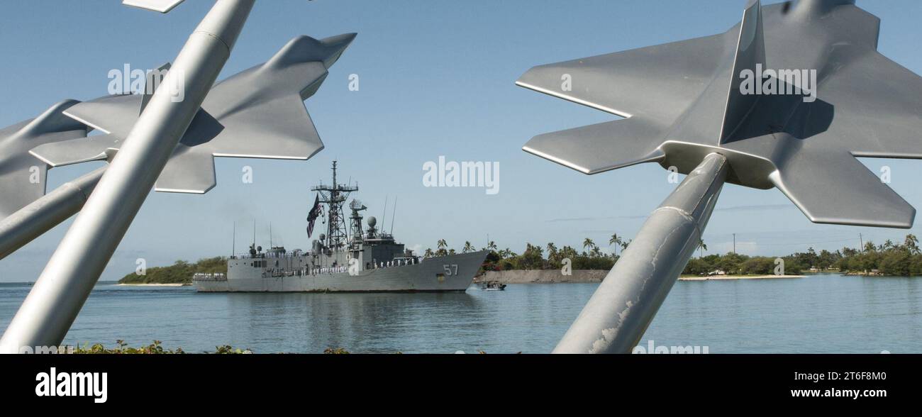 USS Reuben James arrives at Pearl Harbor. (8718542140 Stock Photo - Alamy