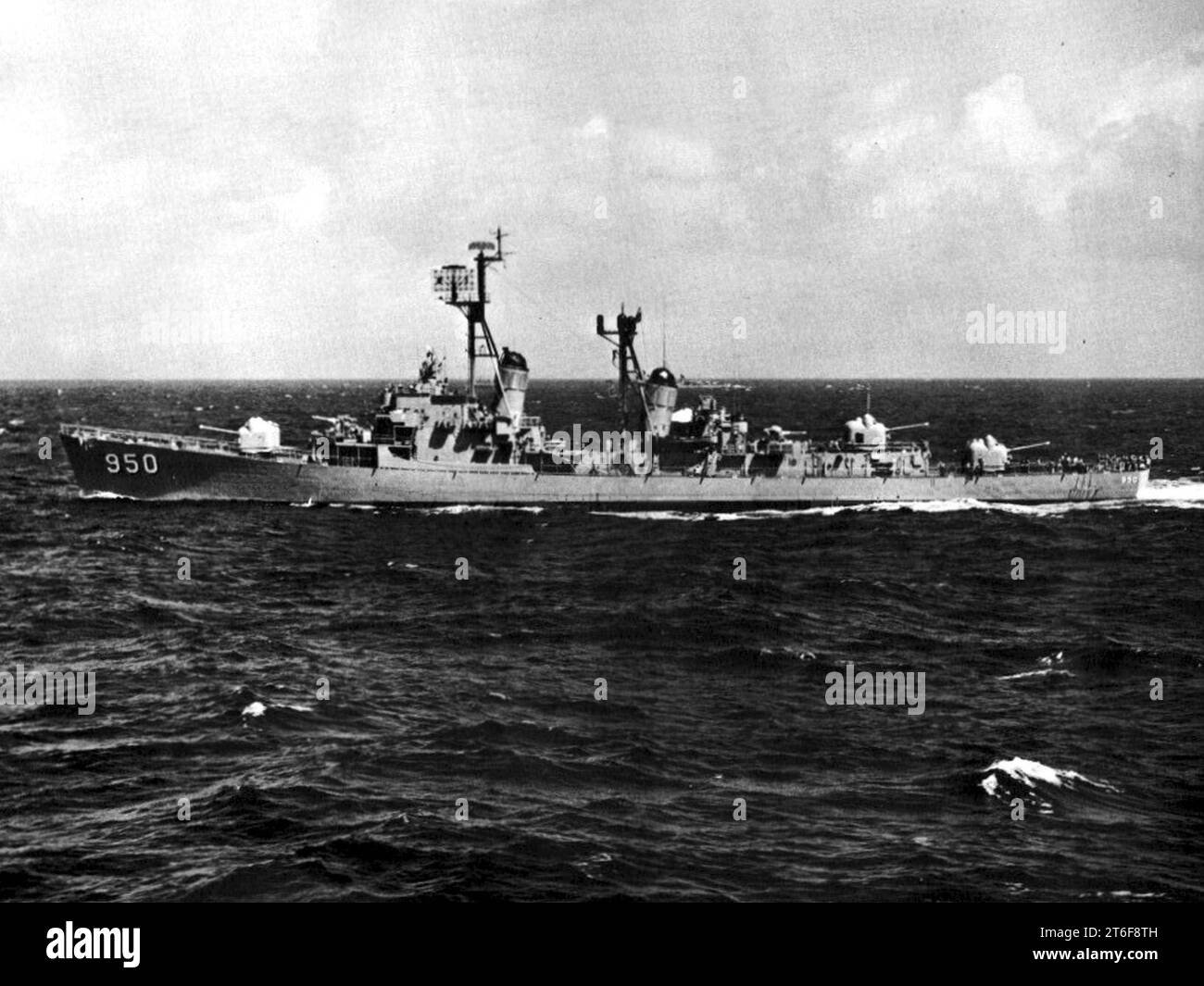 USS Richard S. Edwards (DD-950) underway c1962 Stock Photo - Alamy