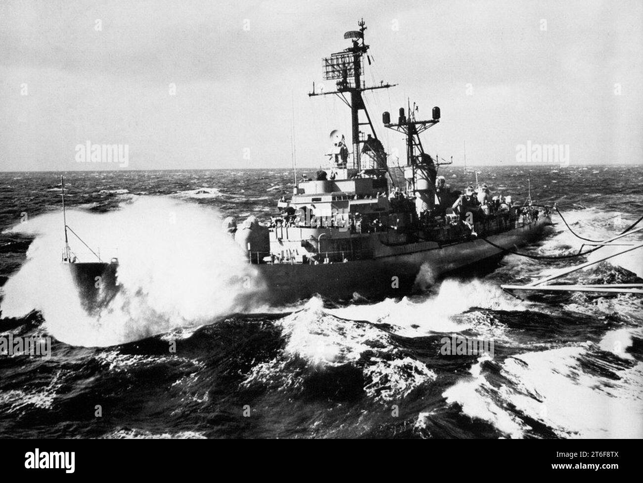 USS Richard S. Edwards (DD-950) in heavy seas c1960 Stock Photo - Alamy
