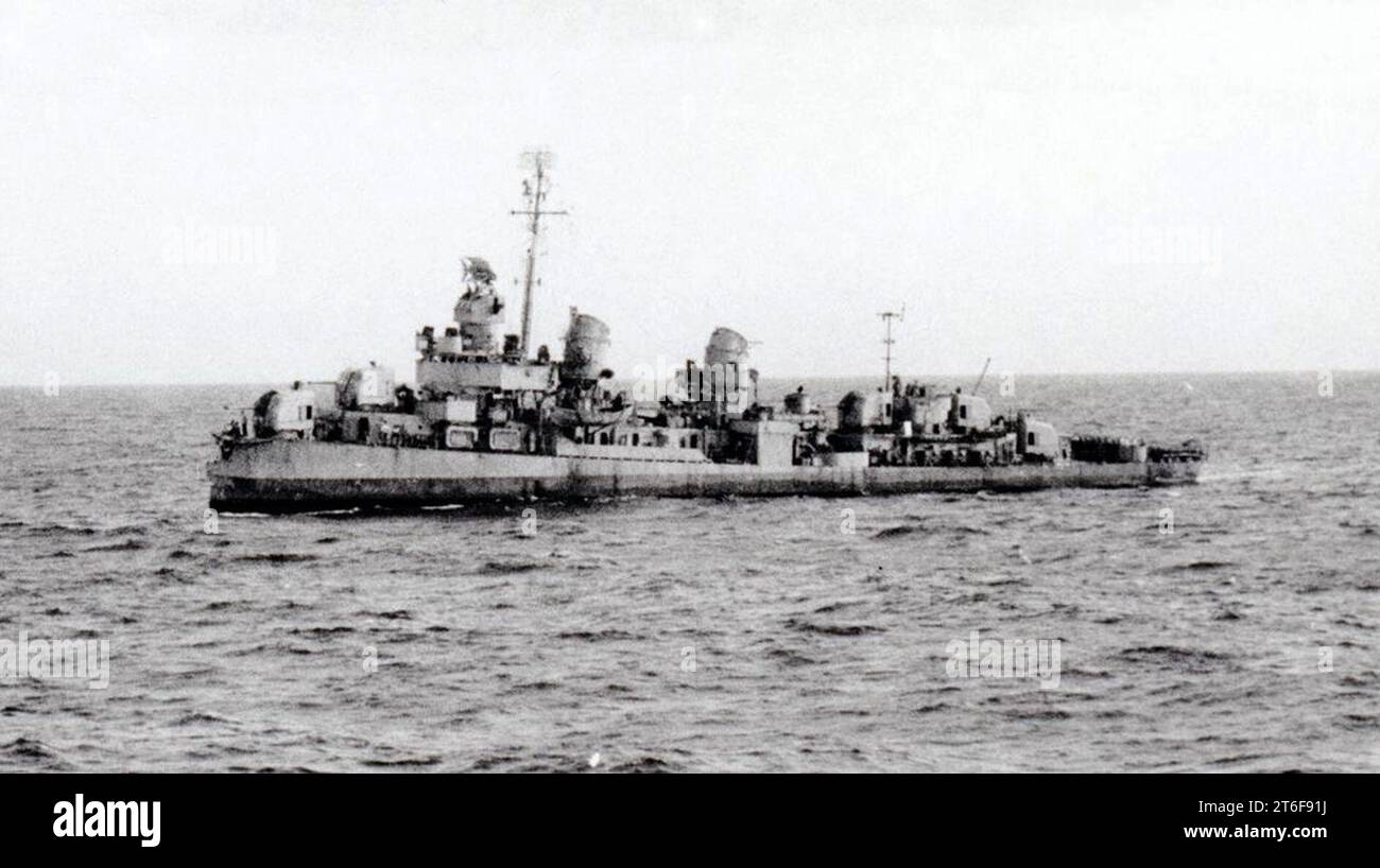 USS Ringgold (DD-500) after losing her bow in a collision on 5 March ...