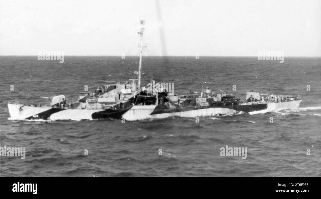 USS Robert F. Keller (DE-419) underway in the Pacific Ocean on 3 ...