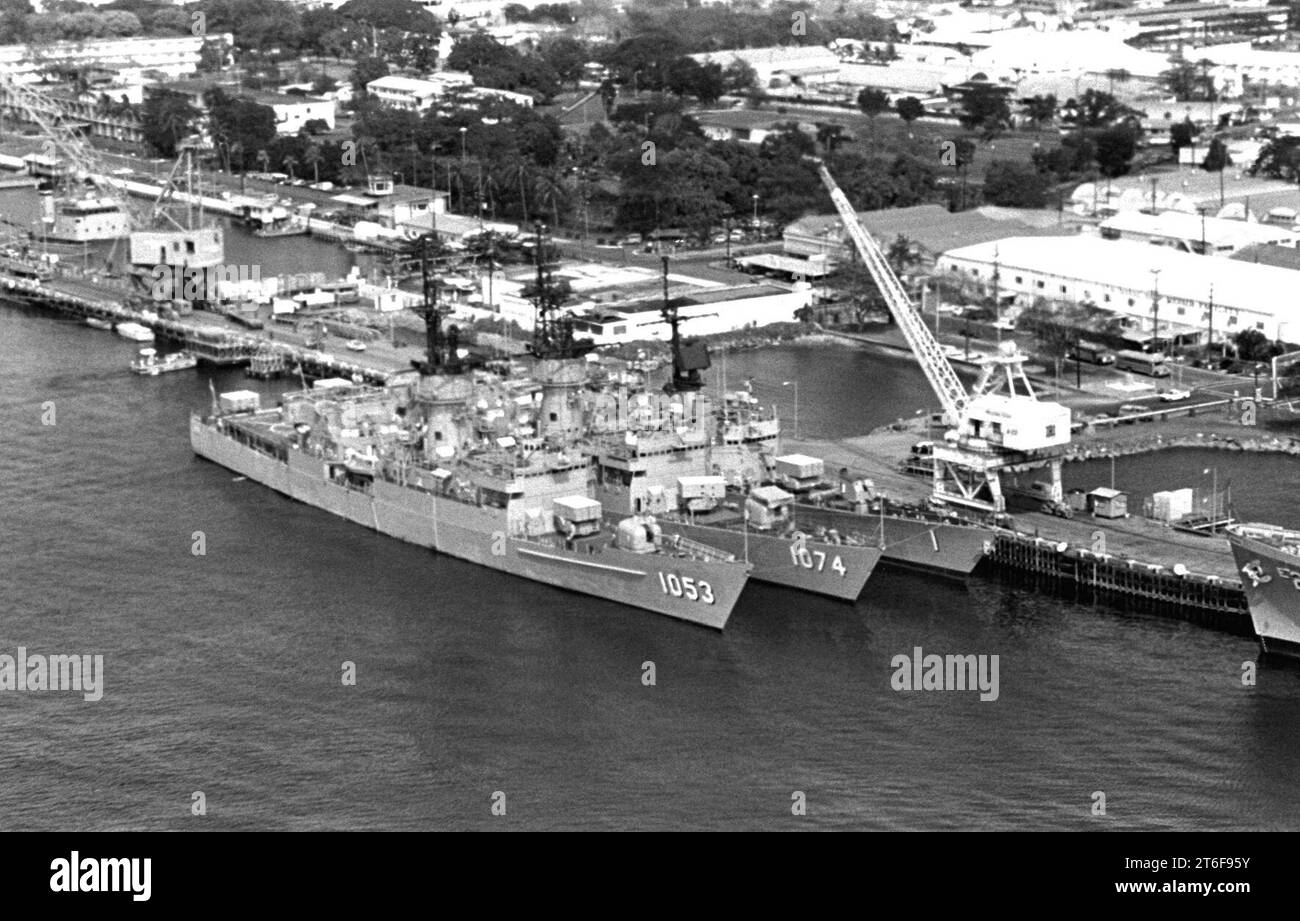USS Roark (FF-1053), USS Harold E. Holt (FF-1074) and USS Brooke (FFG-1 ...