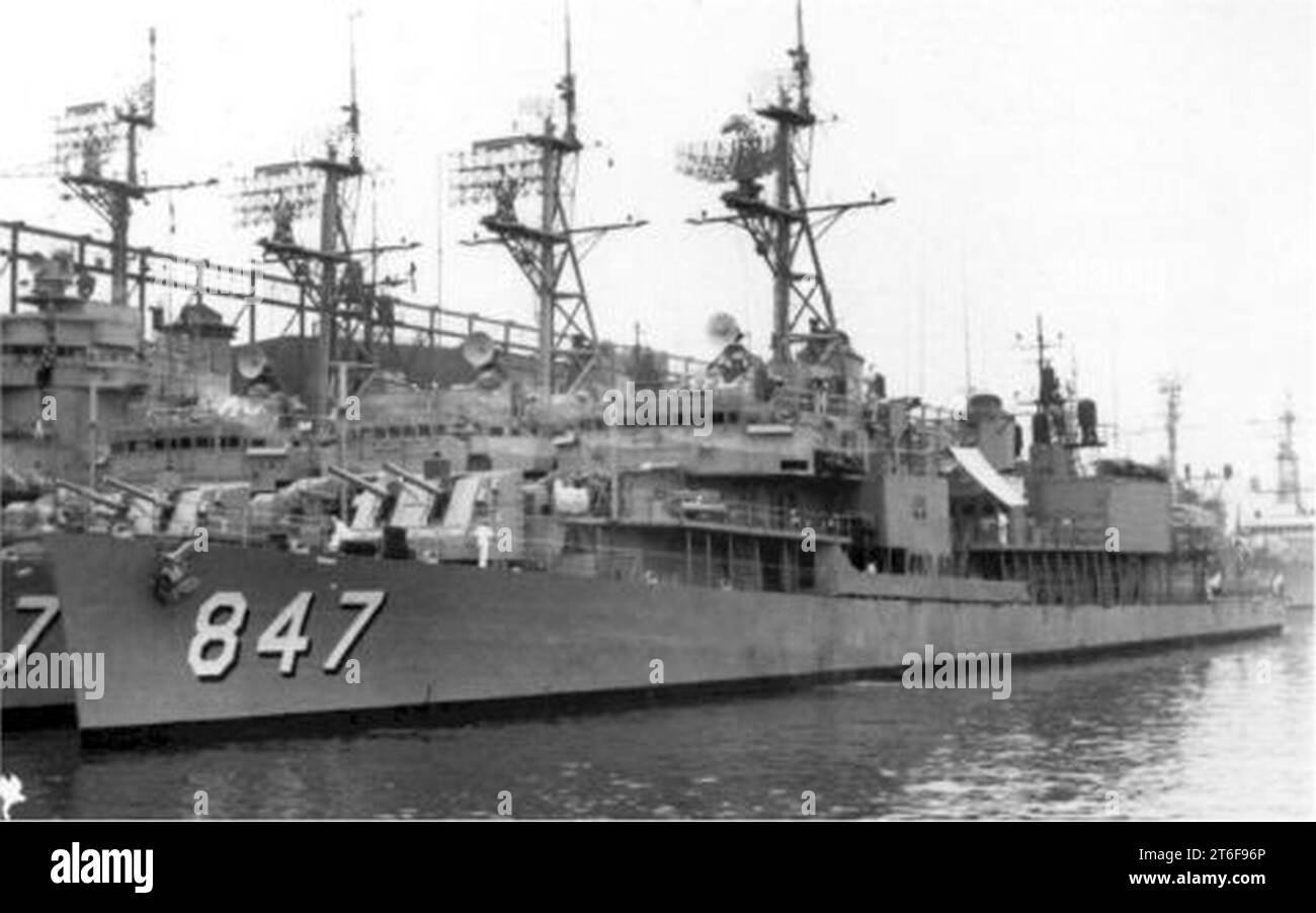 USS Robert L. Wilson (DD-847) docked at New York in 1965 Stock Photo ...