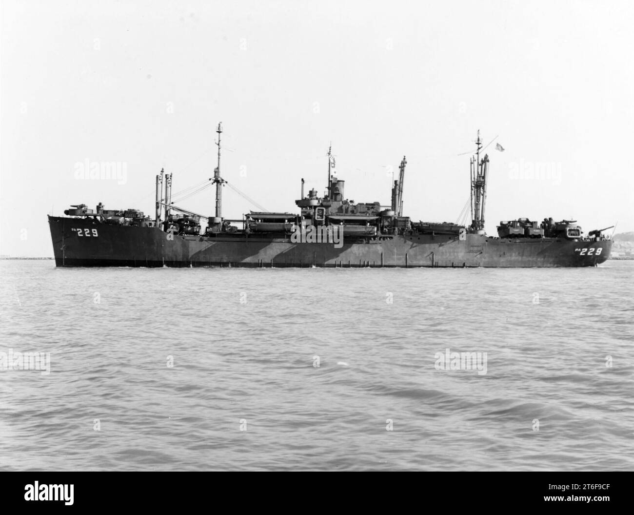 USS Rockingham (APA-229) underway at slow speed, circa 1945-1946 Stock ...