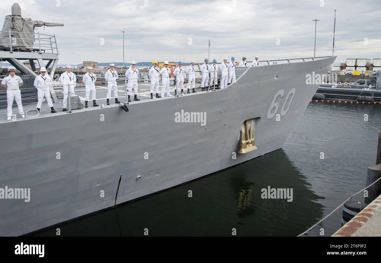 USS Rodney M. Davis 140612 Stock Photo - Alamy