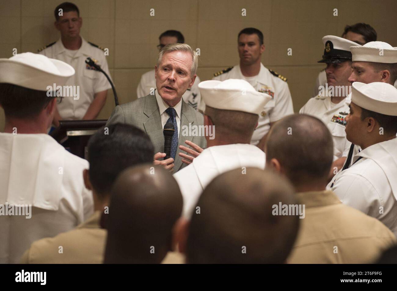 USS Rodney M. Davis operations 141025 Stock Photo - Alamy