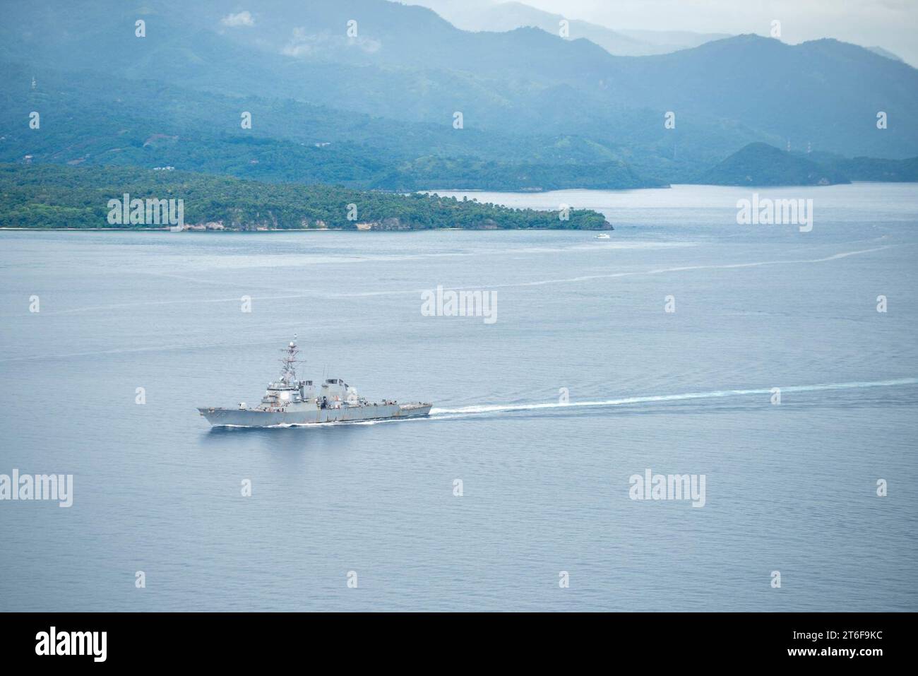 USS Ronald Reagan (CVN 76), USS Higgins (DDG 76), and USS Antietam (CG ...