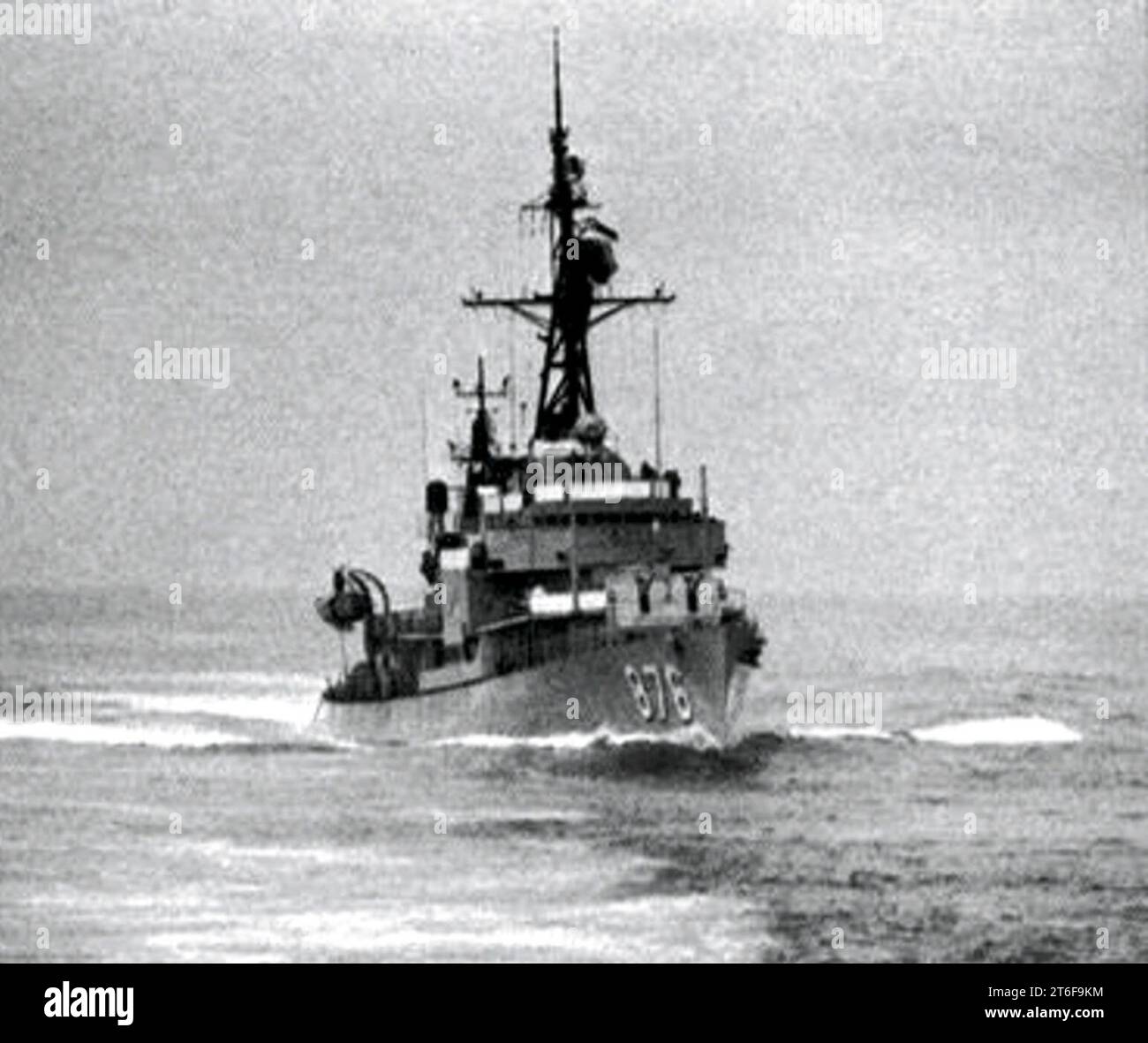 USS Rogers (DD-876) underway in the Gulf of Tonkin, in 1966 Stock Photo ...