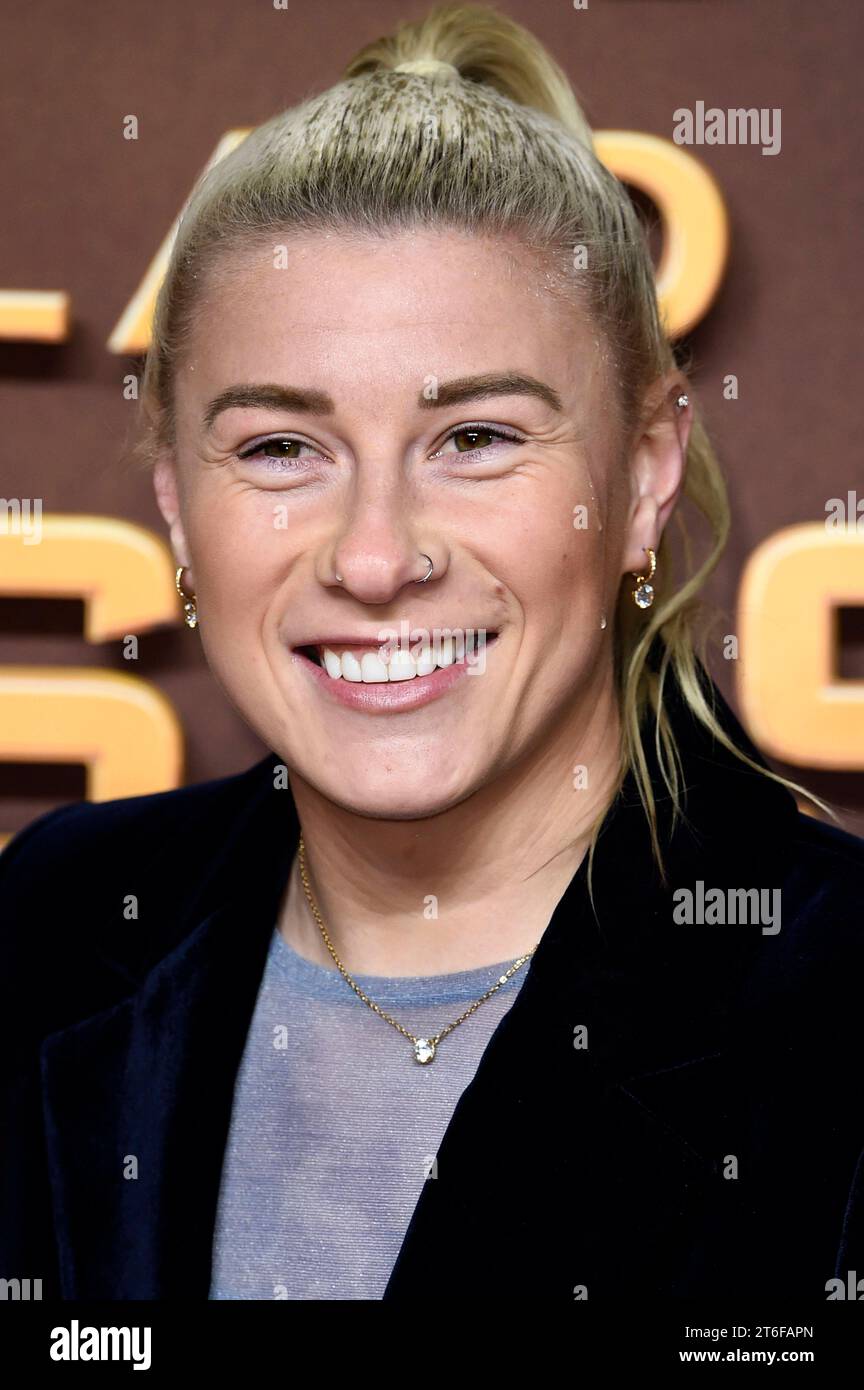 Bethany England bei der Premiere des Kinofilms The Hunger Games: The Ballad of Songbirds ...