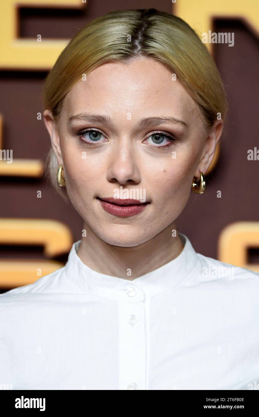 Ivanna Sakhno bei der Premiere des Kinofilms The Hunger Games: The ...