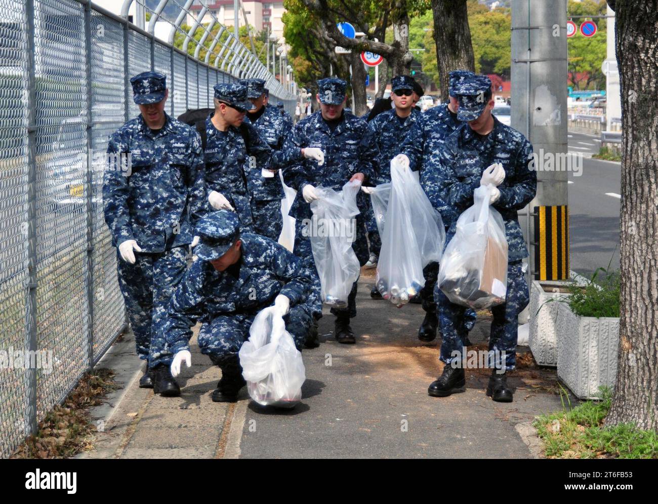 USS Ronald Reagan Sailors' Community Service Project 110421 Stock Photo ...