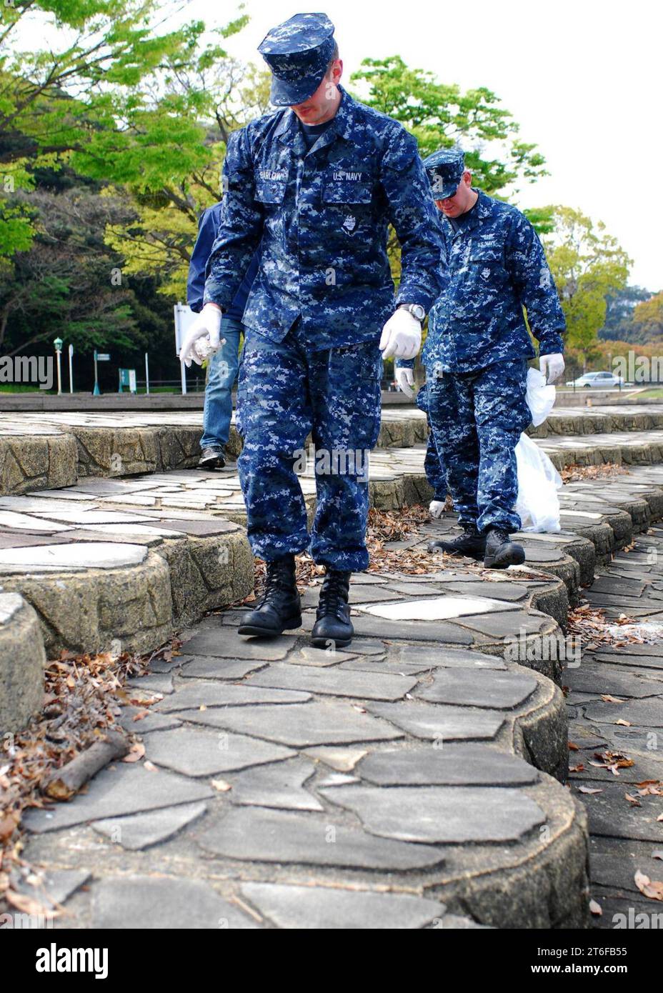 USS Ronald Reagan Sailors' Community Service Project 110421 Stock Photo ...