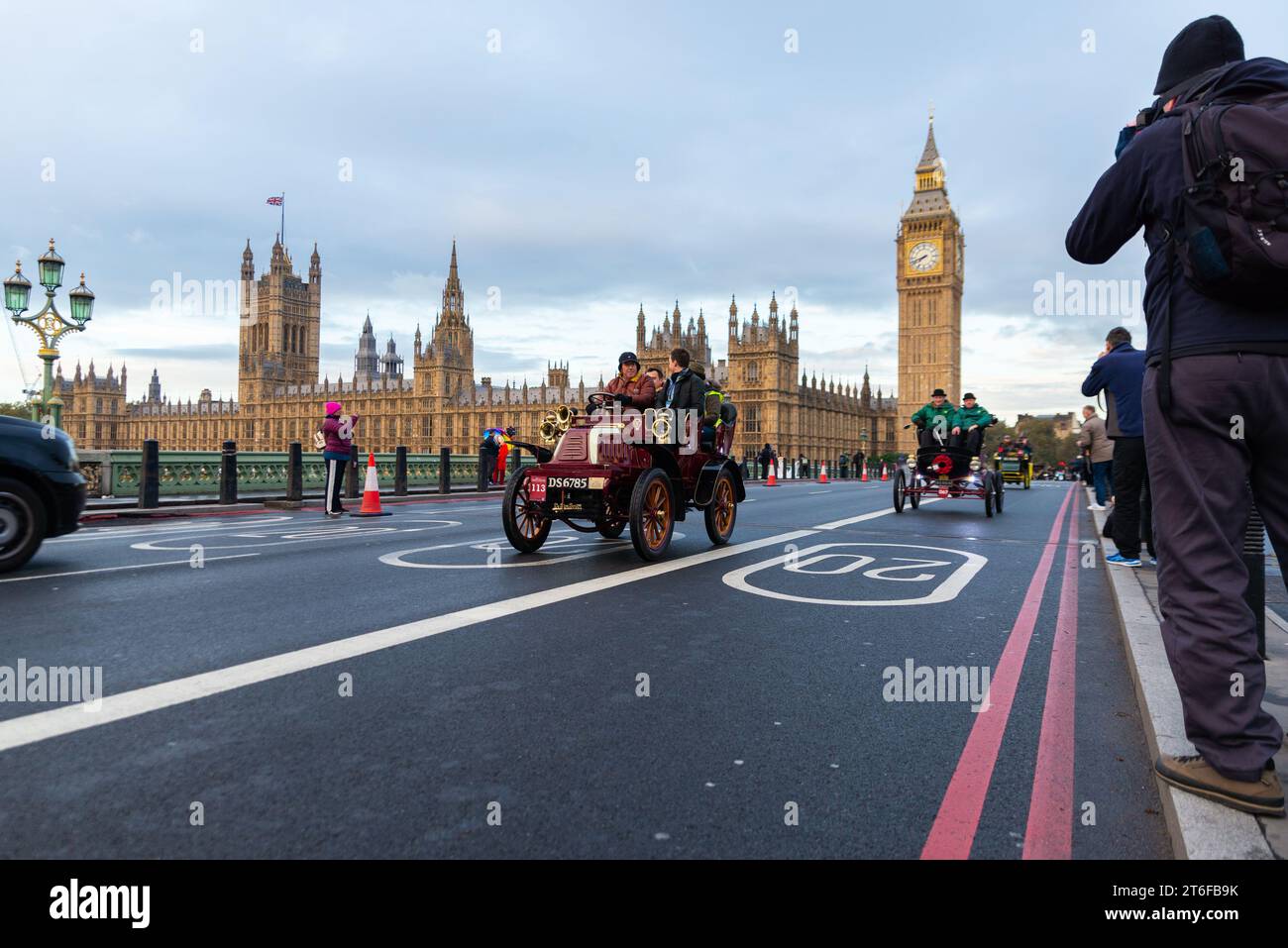 Dr tony wordley hi-res stock photography and images - Alamy