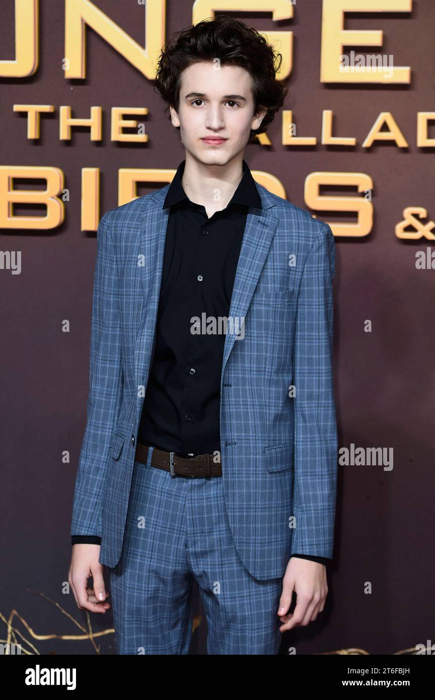 Max Raphael bei der Premiere des Kinofilms The Hunger Games: The Ballad ...