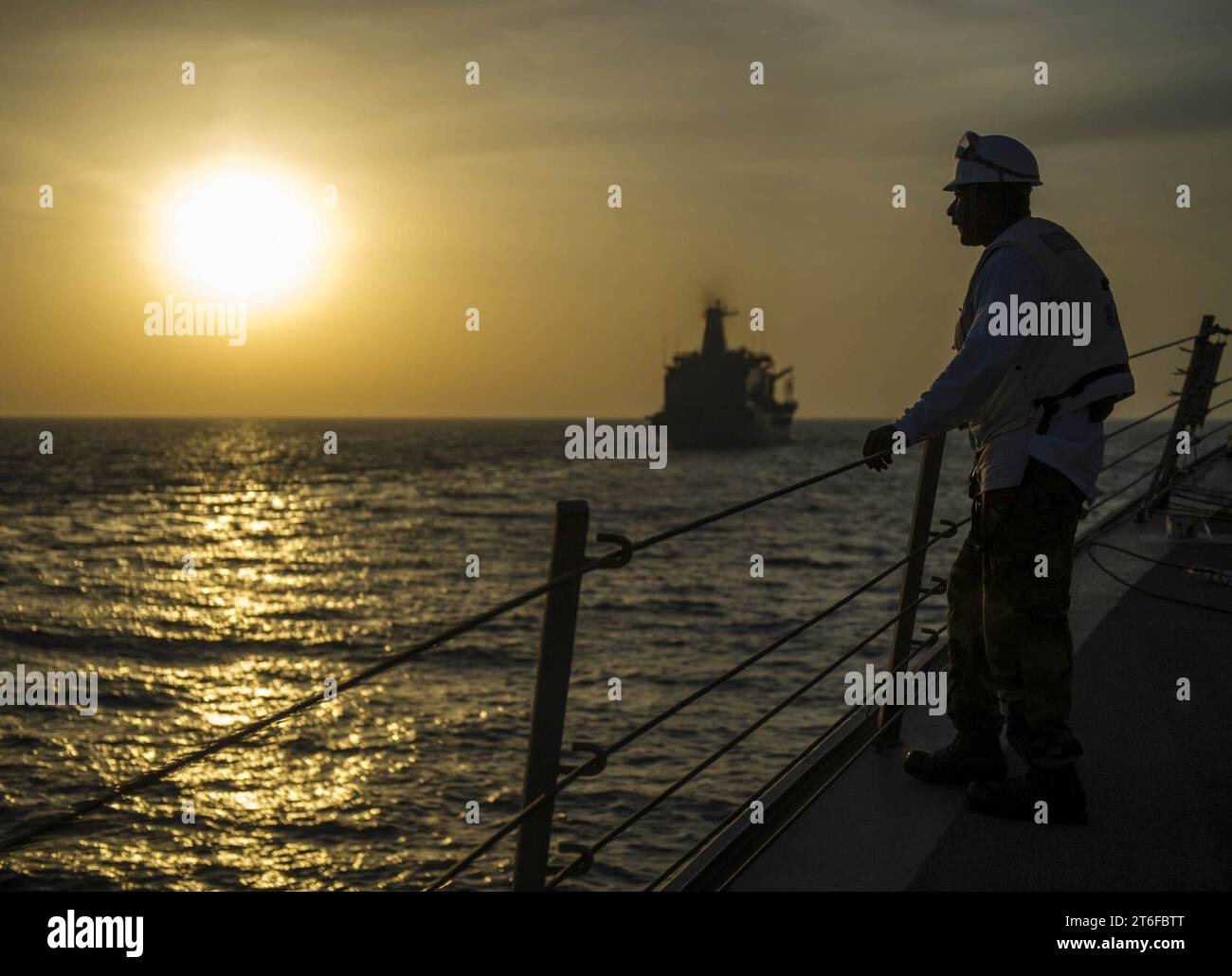 USS Roosevelt (DDG 80) 140804 Stock Photo - Alamy
