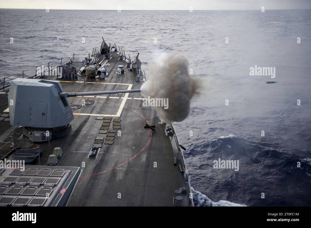 USS Roosevelt (DDG 80) 141102 Stock Photo - Alamy