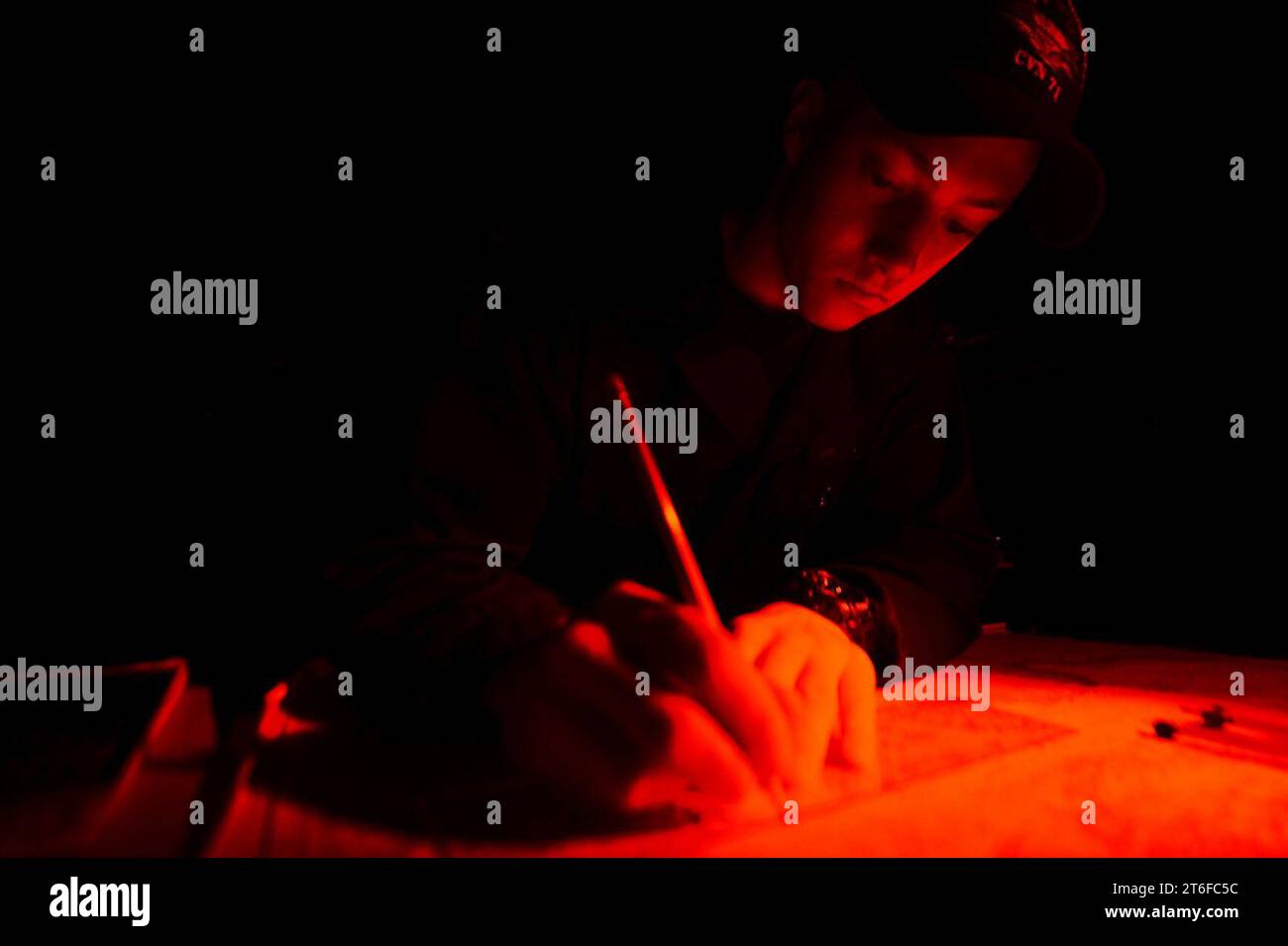 USS Roosevelt operations 150408 Stock Photo - Alamy