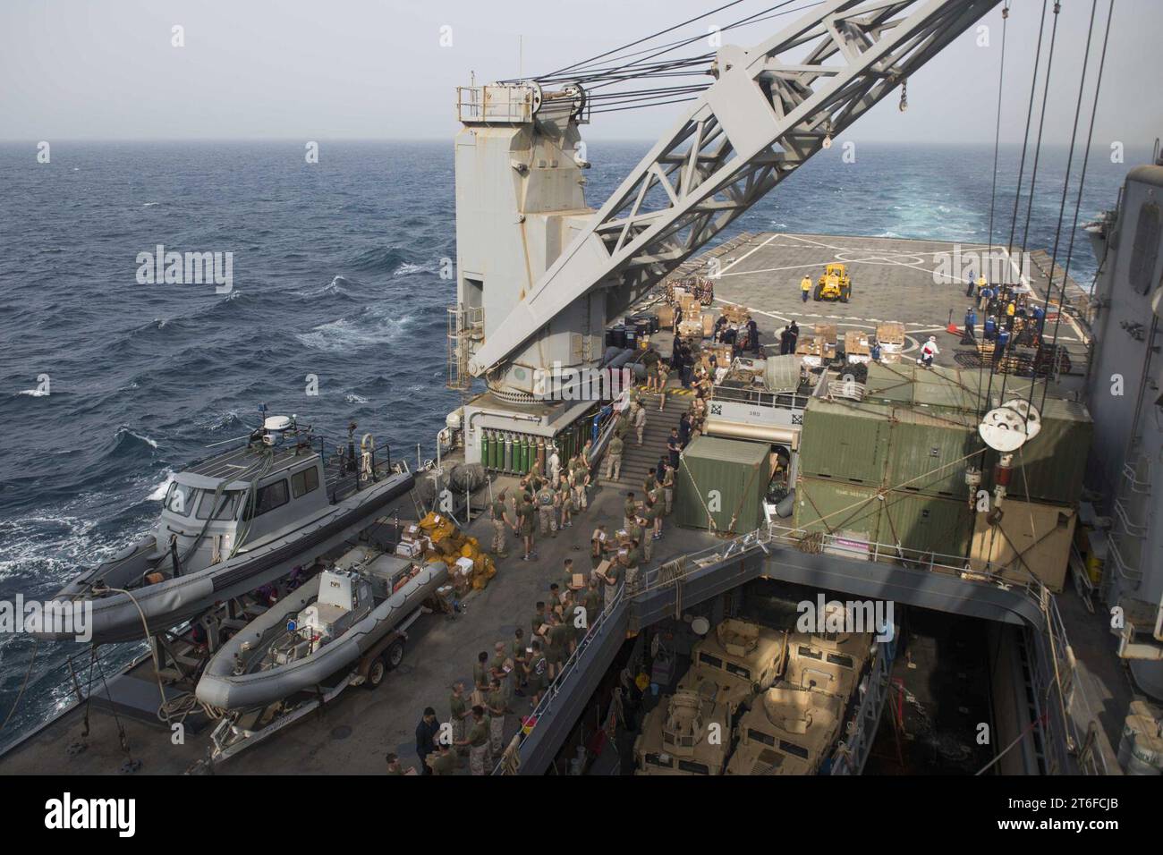 USS Rushmore (LSD 47) 150707 Stock Photo - Alamy