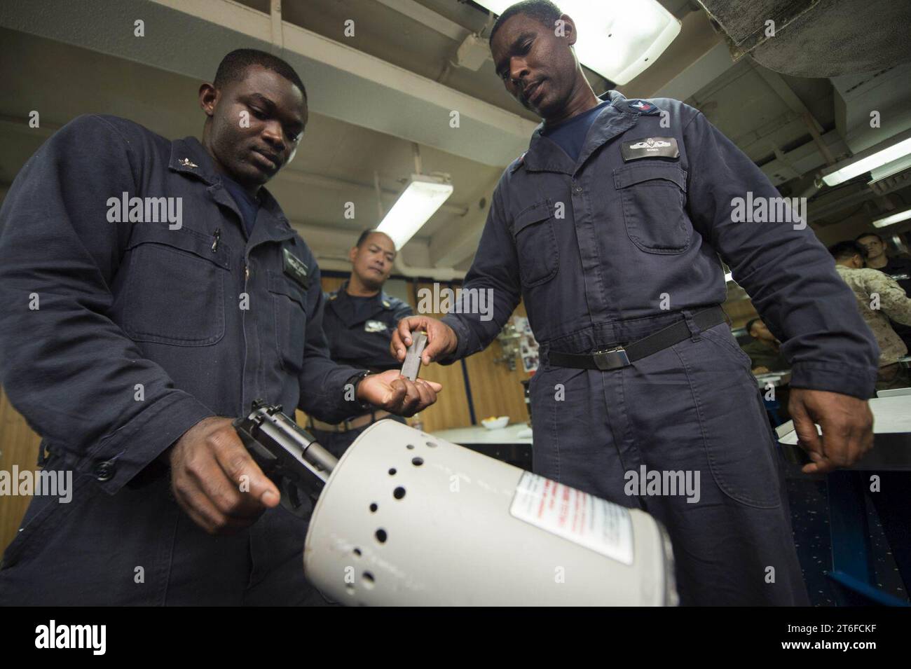 USS Rushmore (LSD 47) 150708 Stock Photo - Alamy