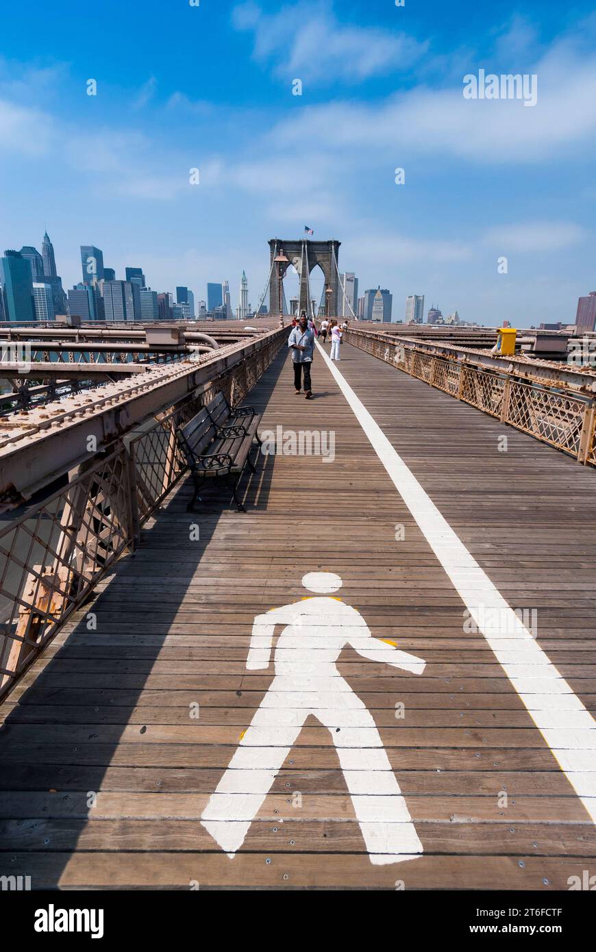 Brooklyn bridge footpath hi-res stock photography and images - Alamy