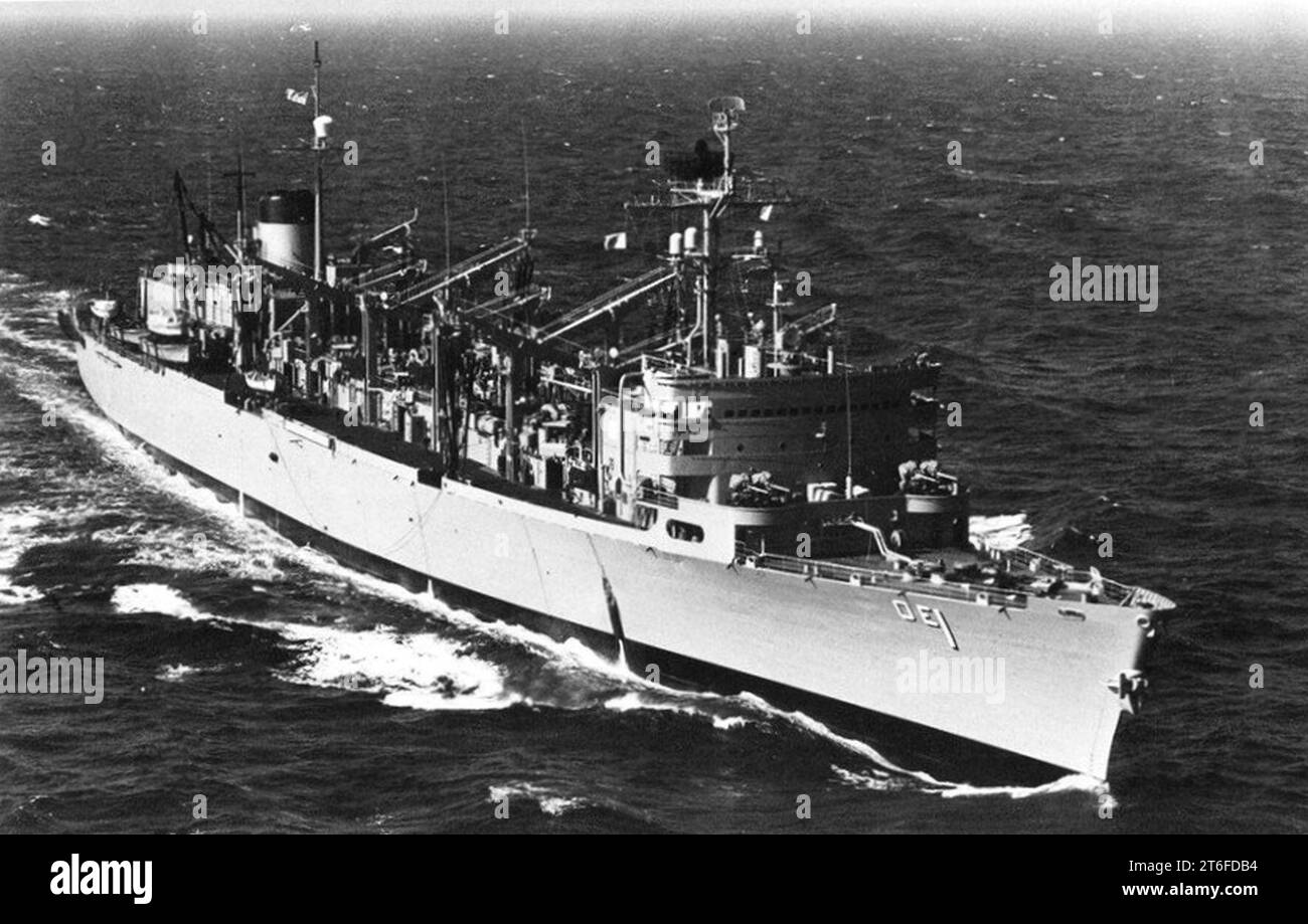 USS Sacramento (AOE-1) underway c1983 Stock Photo - Alamy