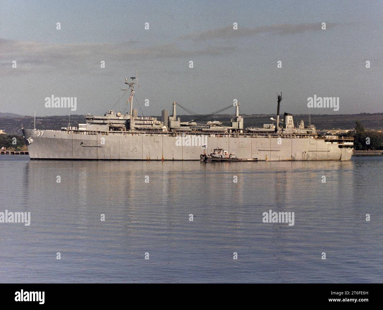 USS Samuel Gompers (AD-37) in Pearl Harbor, in April 1989 Stock Photo ...