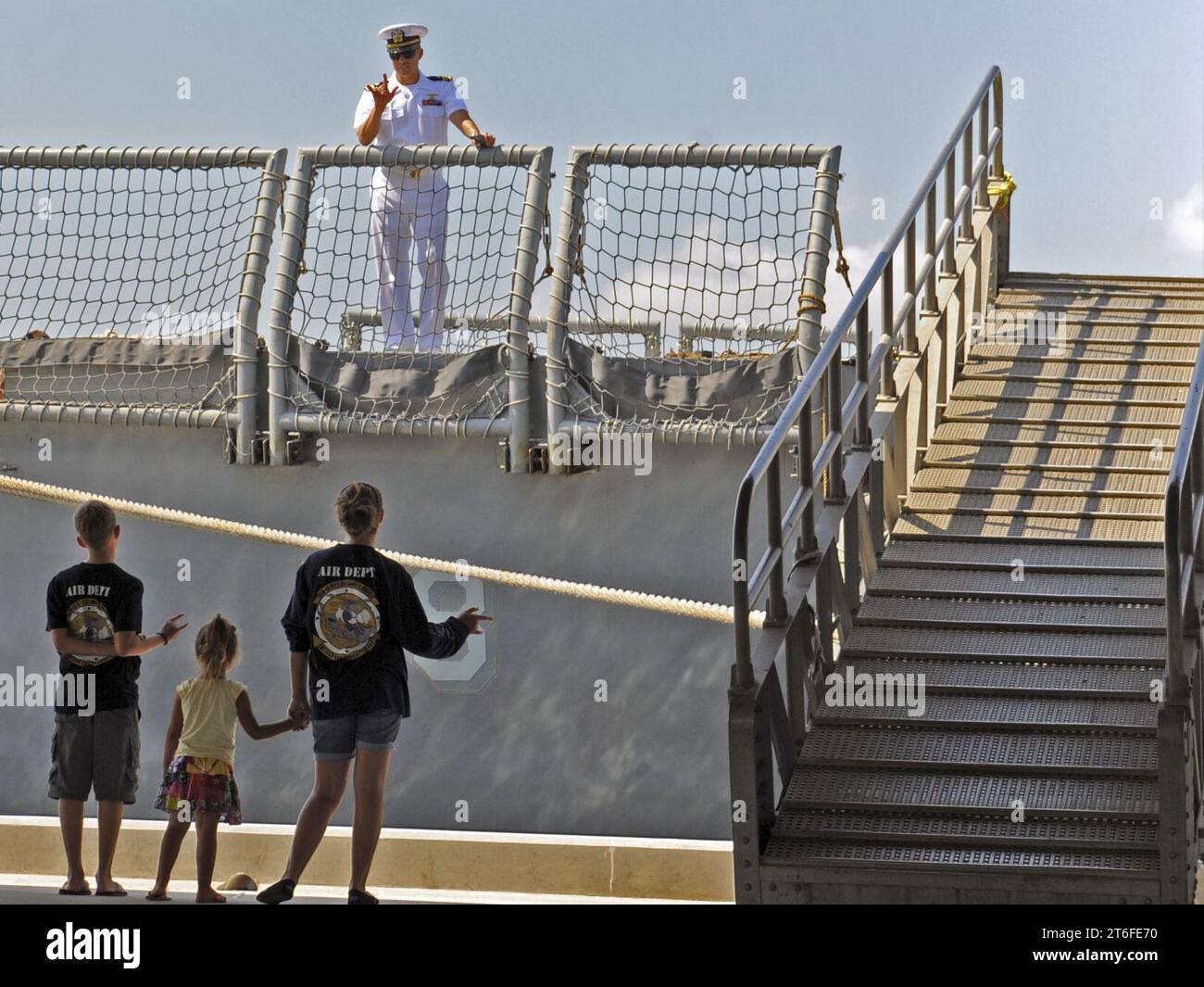Uss samuel roberts hi-res stock photography and images - Alamy