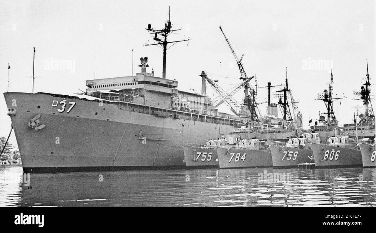 USS Samuel Gompers (AD-37) with destroyers 1970 Stock Photo - Alamy