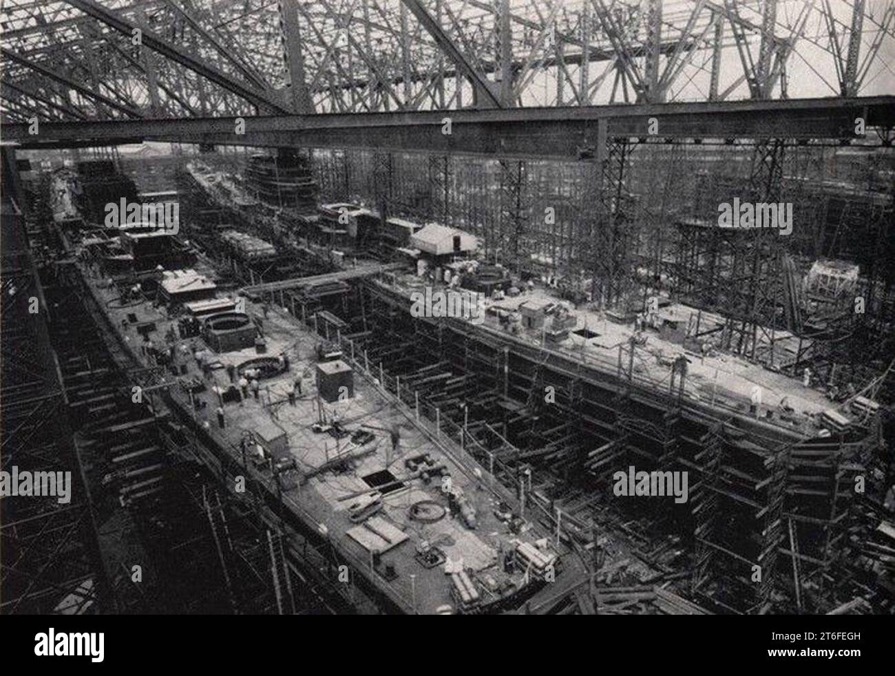 USS San Diego (CL-53) and USS San Juan (CL-54) under construction at ...