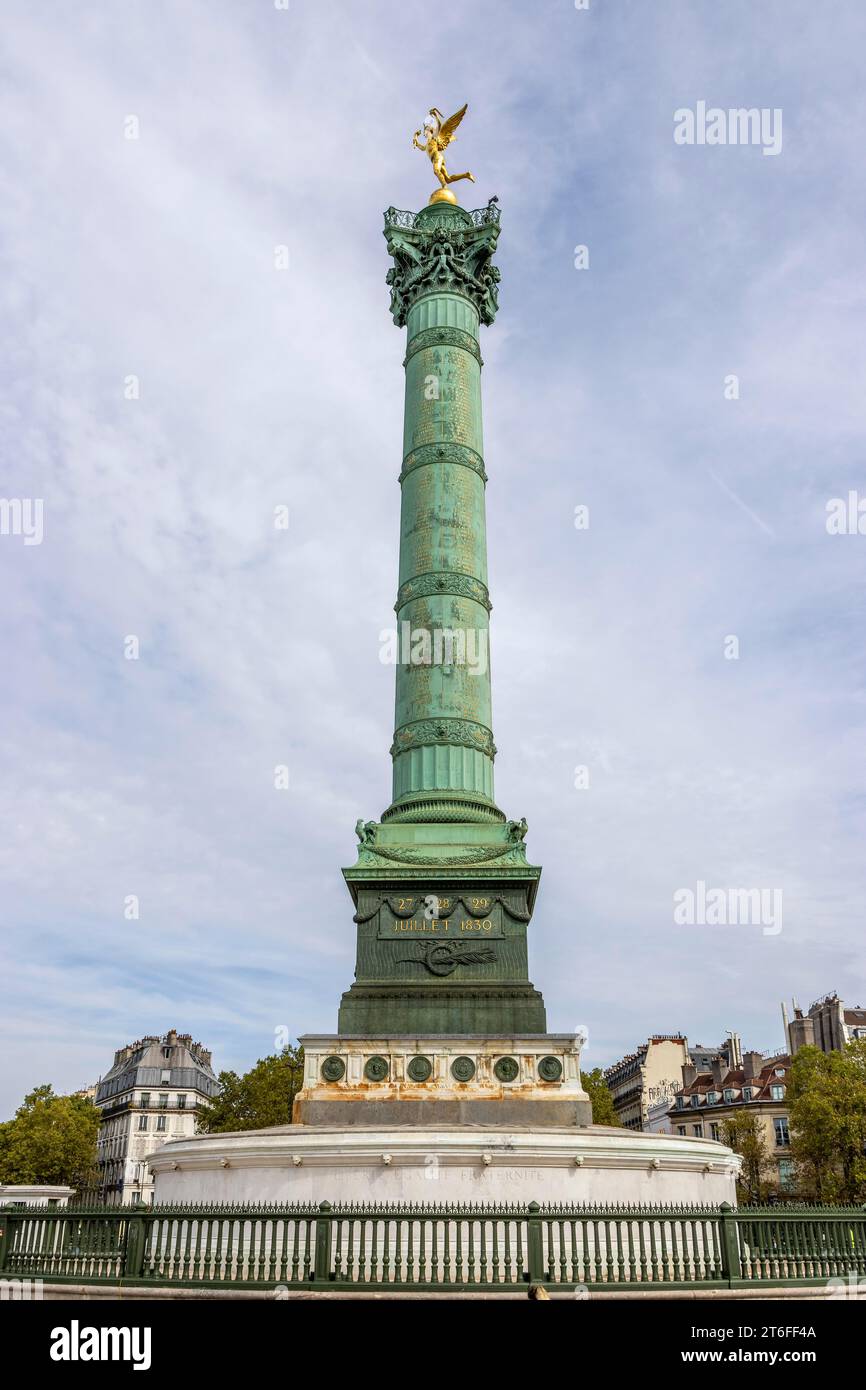 July column paris hi-res stock photography and images - Alamy