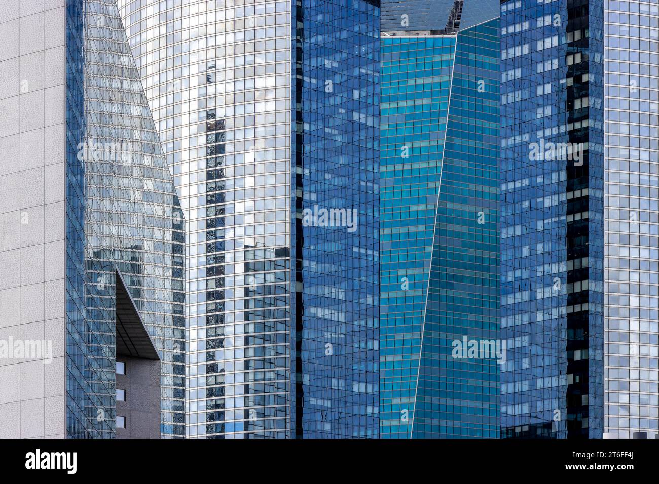 Skyscraper glass window close up hi-res stock photography and images ...