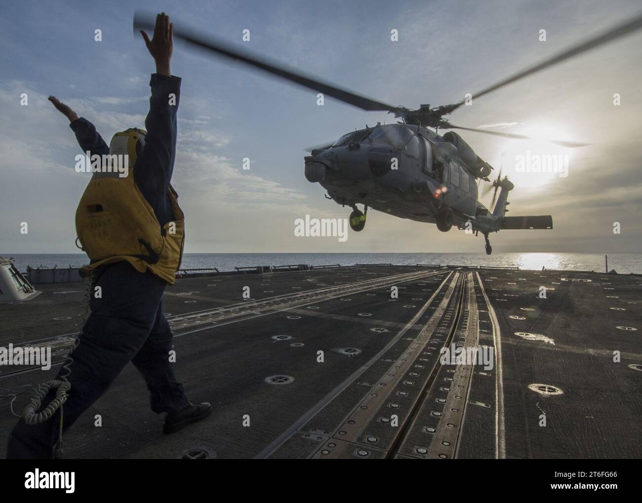 USS SAN JACINTO (CG 56) 140105 Stock Photo - Alamy