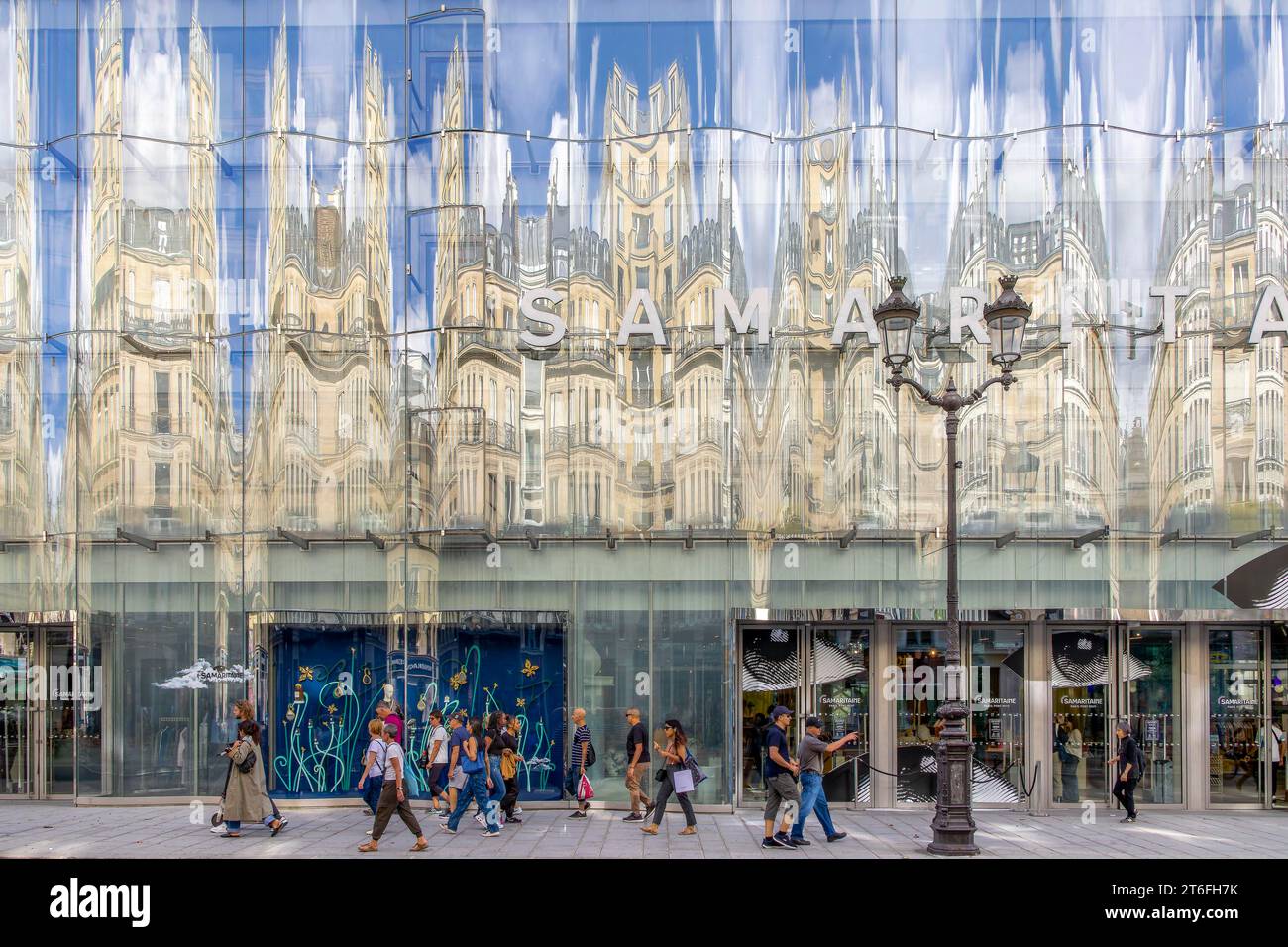 Shop window facade with reflection, La Samaritaine, since 1869 ...