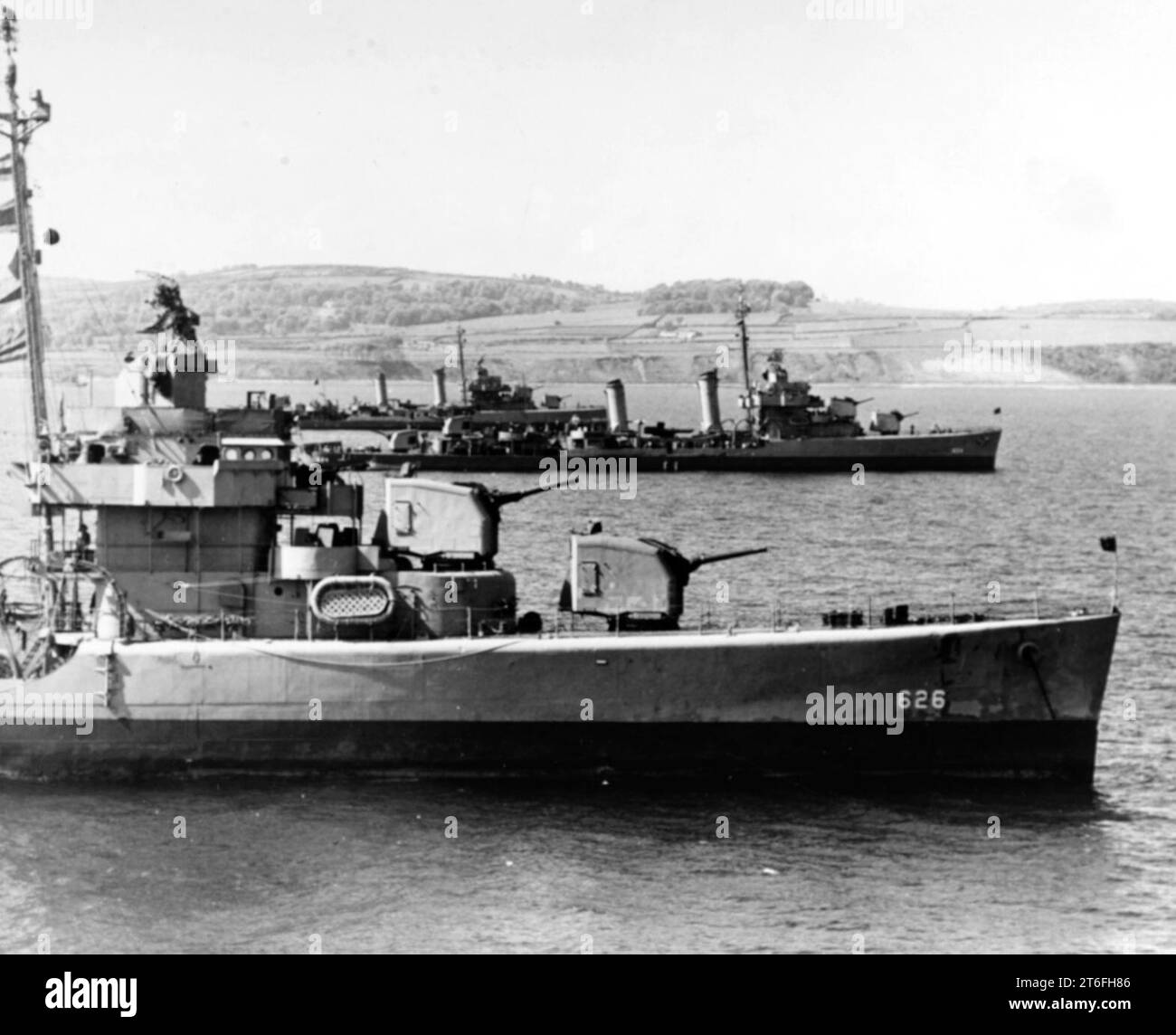 USS Satterlee (DD-626), USS Baldwin (DD-624) and USS Nelson (DD-623) at ...
